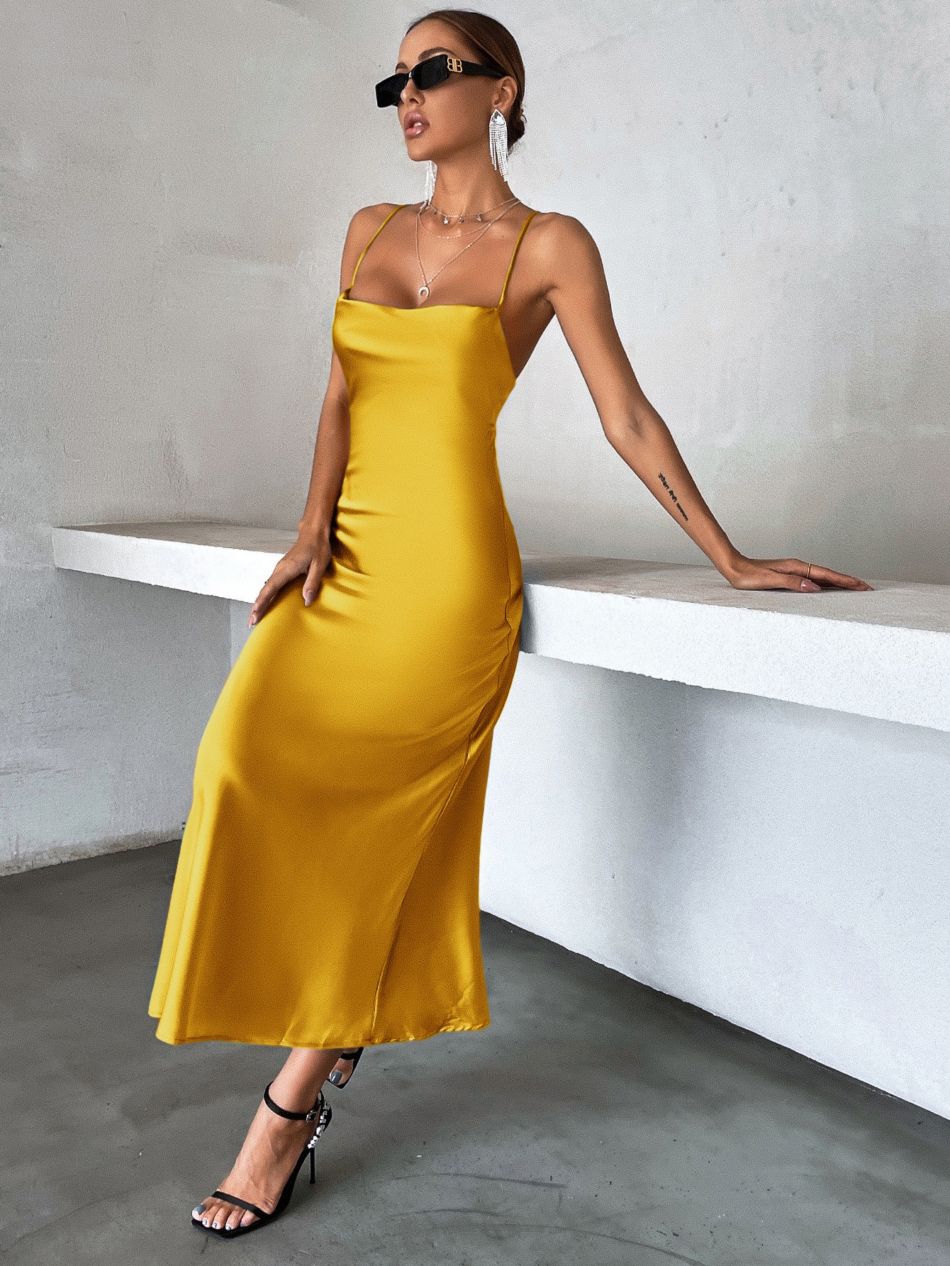 SHEIN Privé Solid Tie Backless Cami Dress | SHEIN