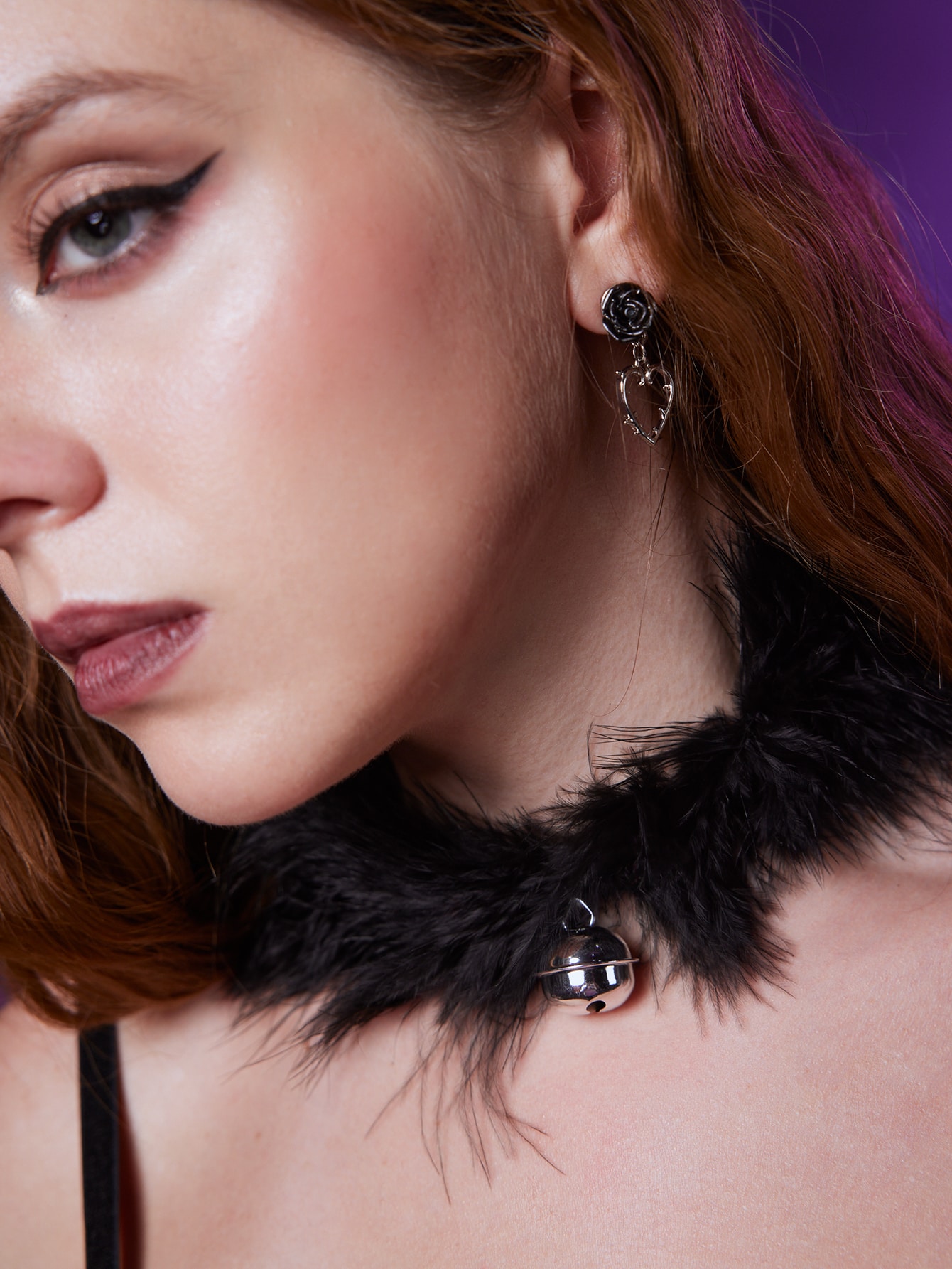 ROMWE Goth Bell Decor Fluffy Choker