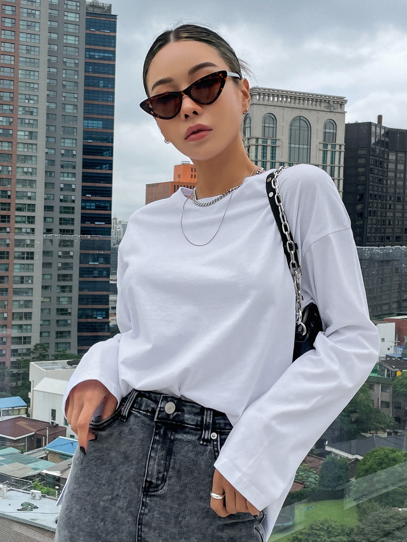 DAZY Solid Split Hem Drop Shoulder Tee