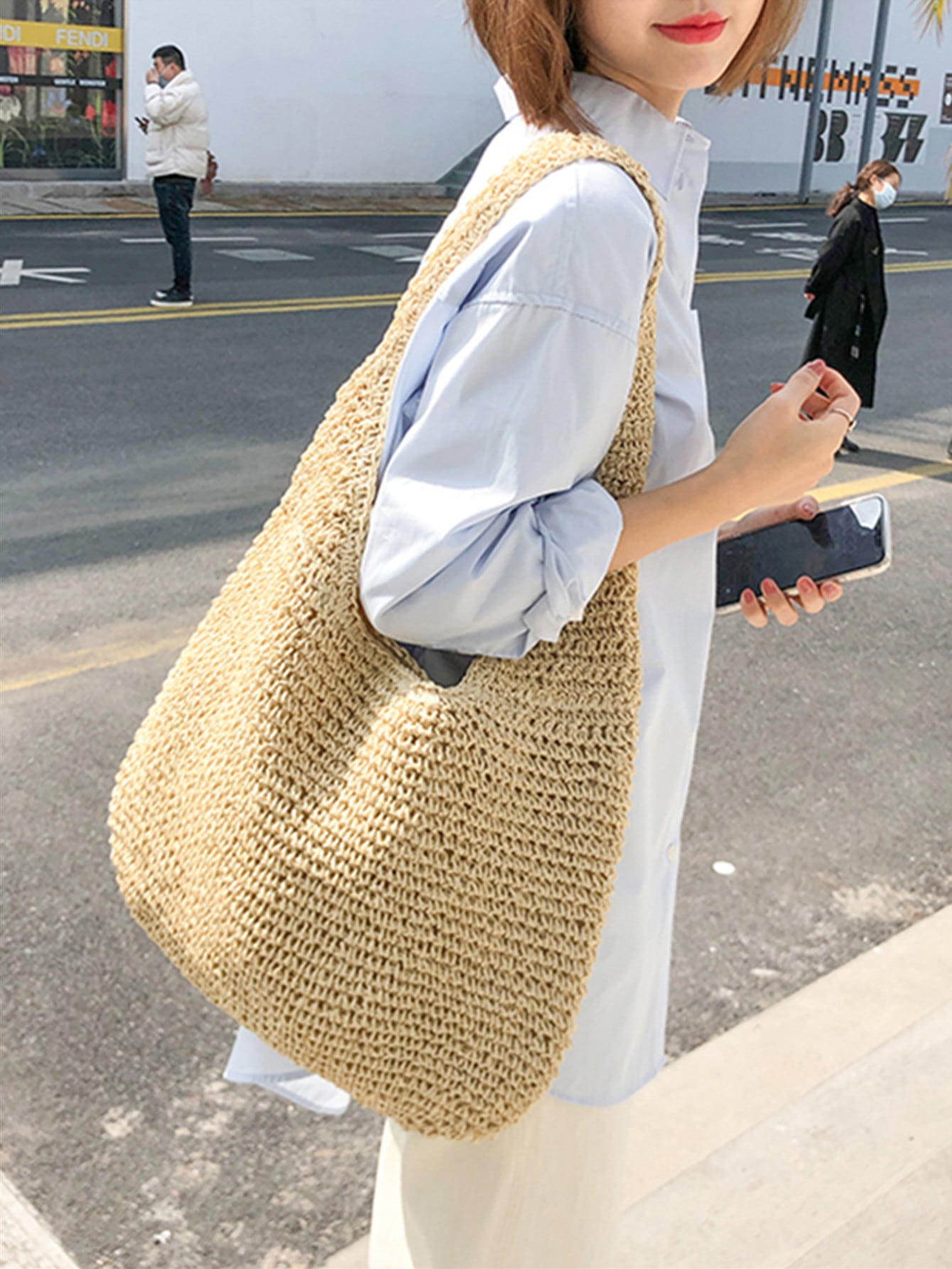 Bolsa de mimbre minimalista