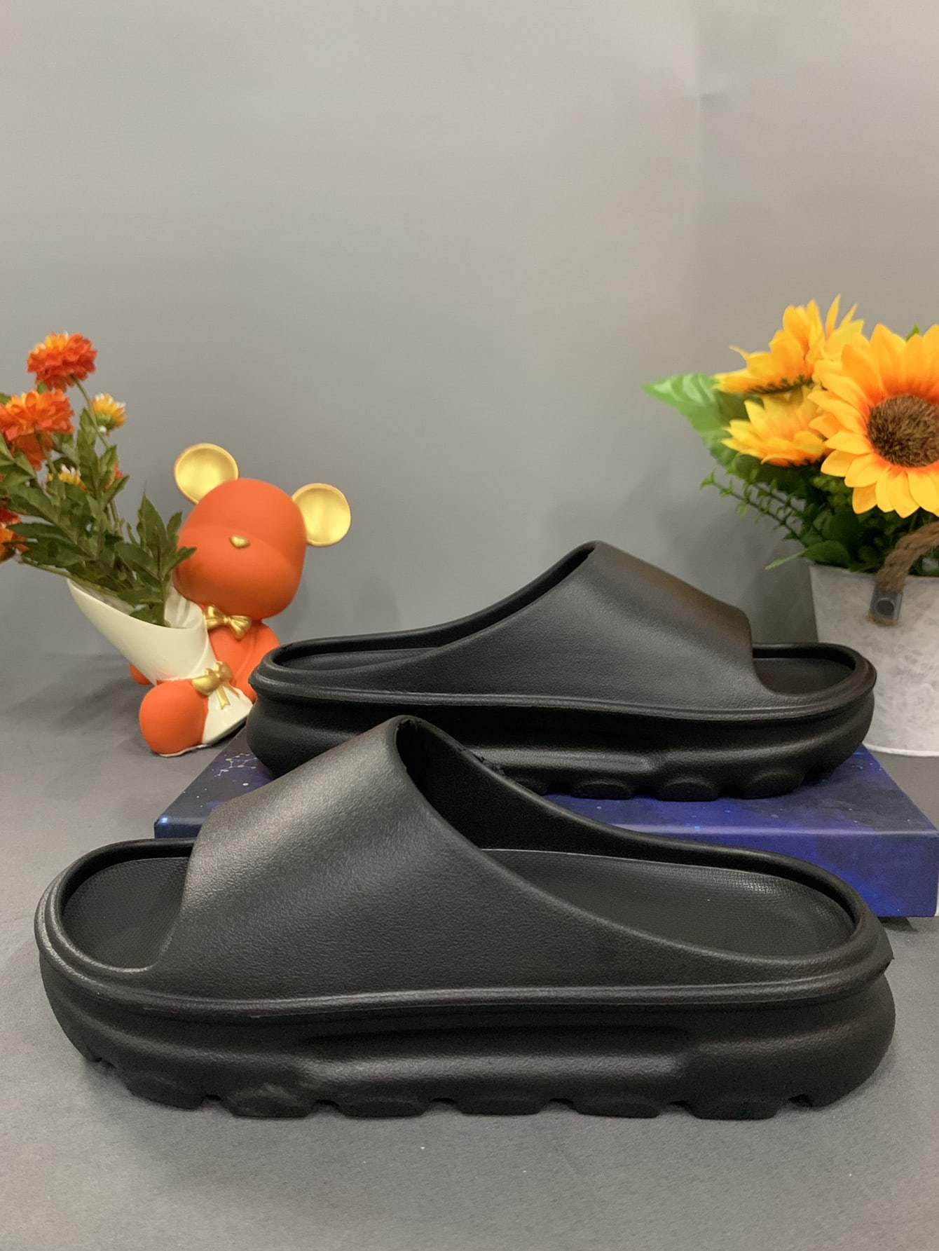 Chanclas banda única minimalista