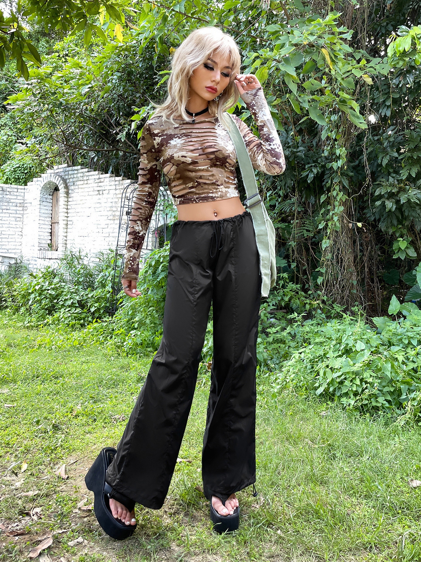 SHEIN ICON Grunge Solid Drawstring Waist Parachute Trousers | SHEIN UK