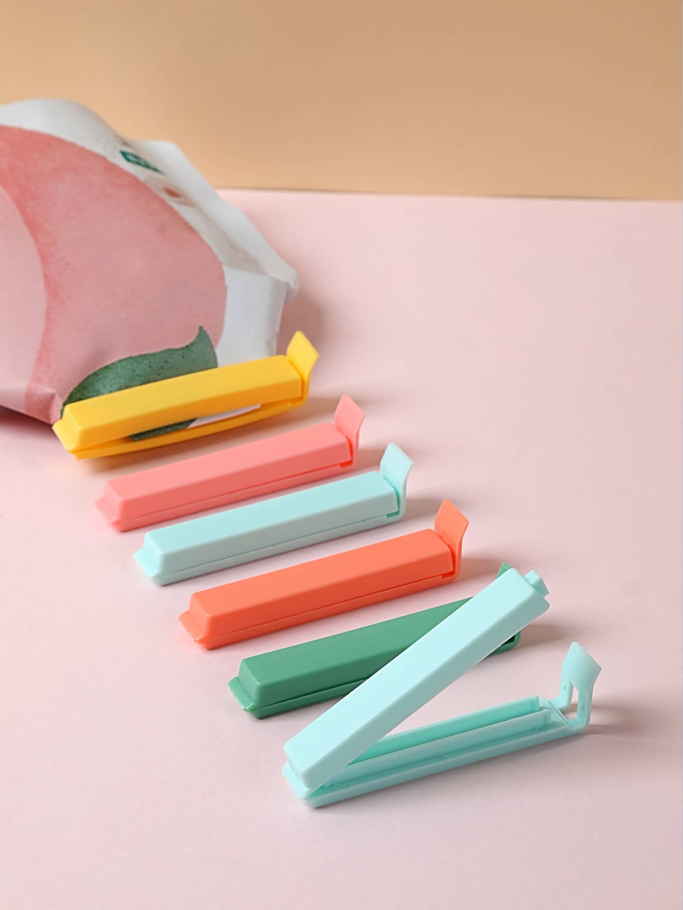 6pcs Mixed Color Food Sealing Clip