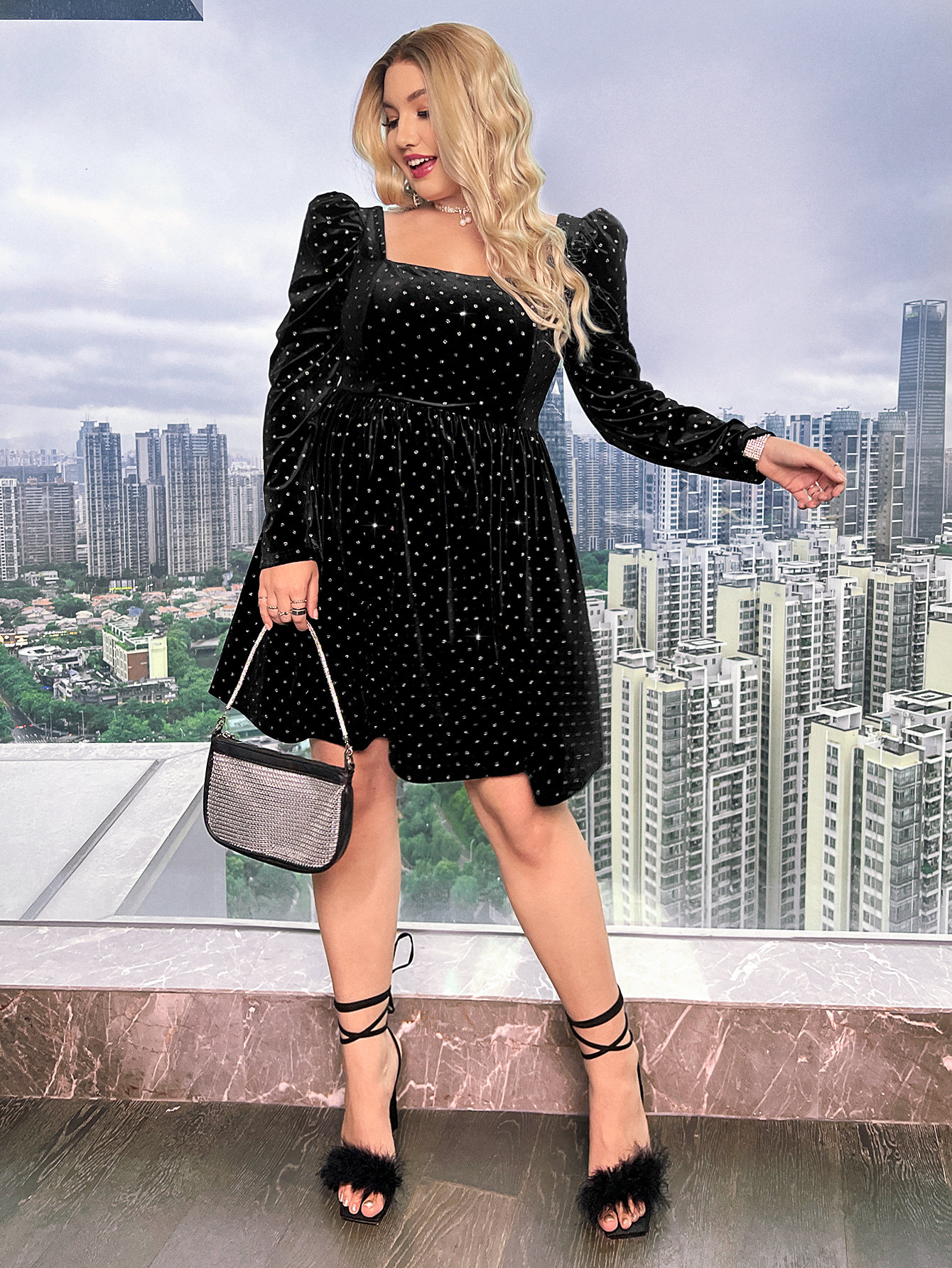 SHEIN Privé Plus Square Neck Velvet Dress | SHEIN UK