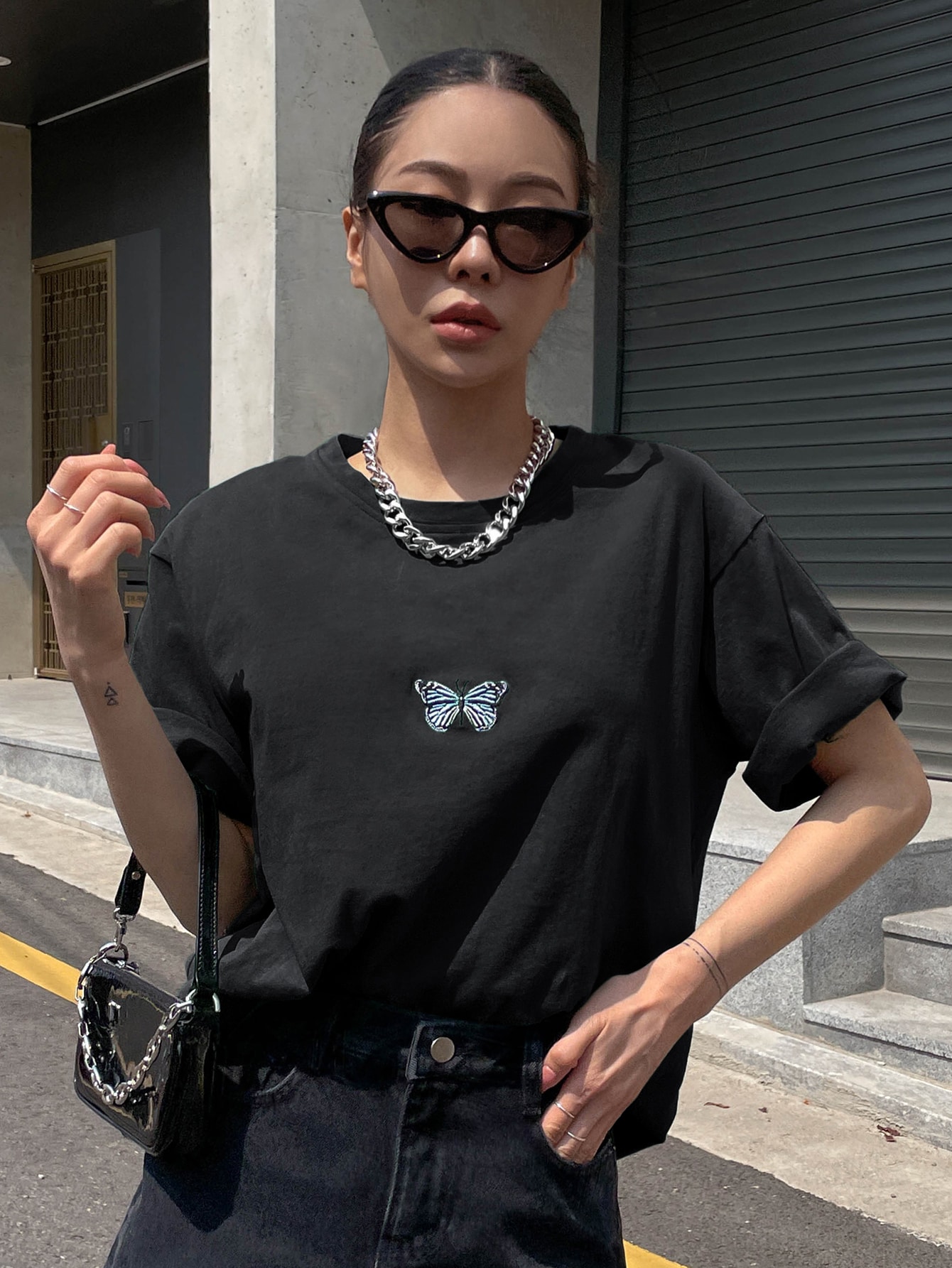 DAZY Kpop Butterfly Embroidery Drop Shoulder Tee | SHEIN USA