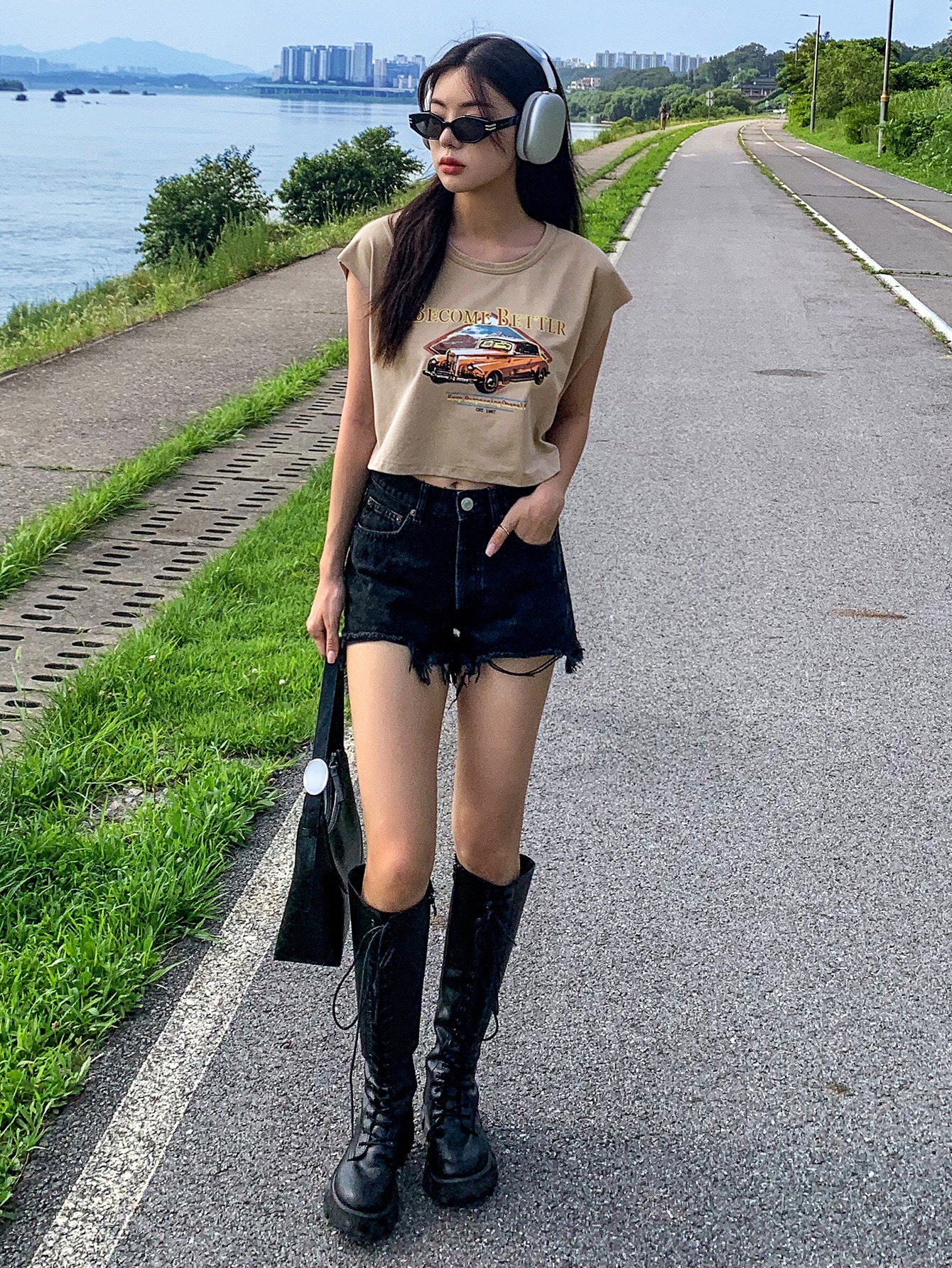 DAZY Kpop Letter & Car Print Crop Tank Top | SHEIN USA