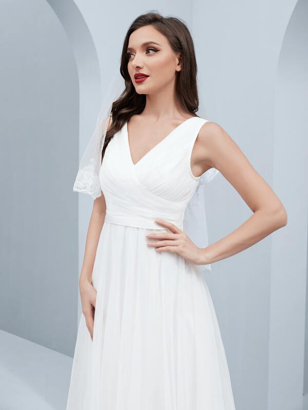 Contrast Lace V-neck Floor Length Mesh Wedding Dress Without Veil ...