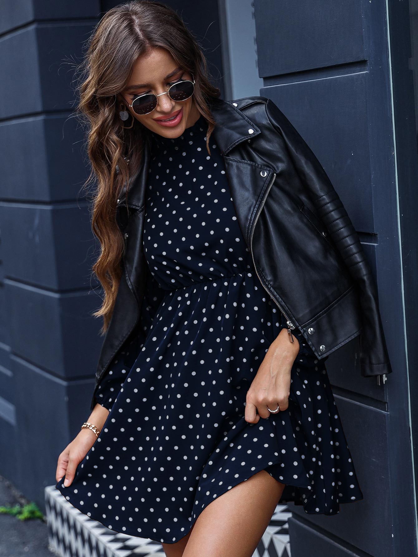 Robe à pois manches bishop