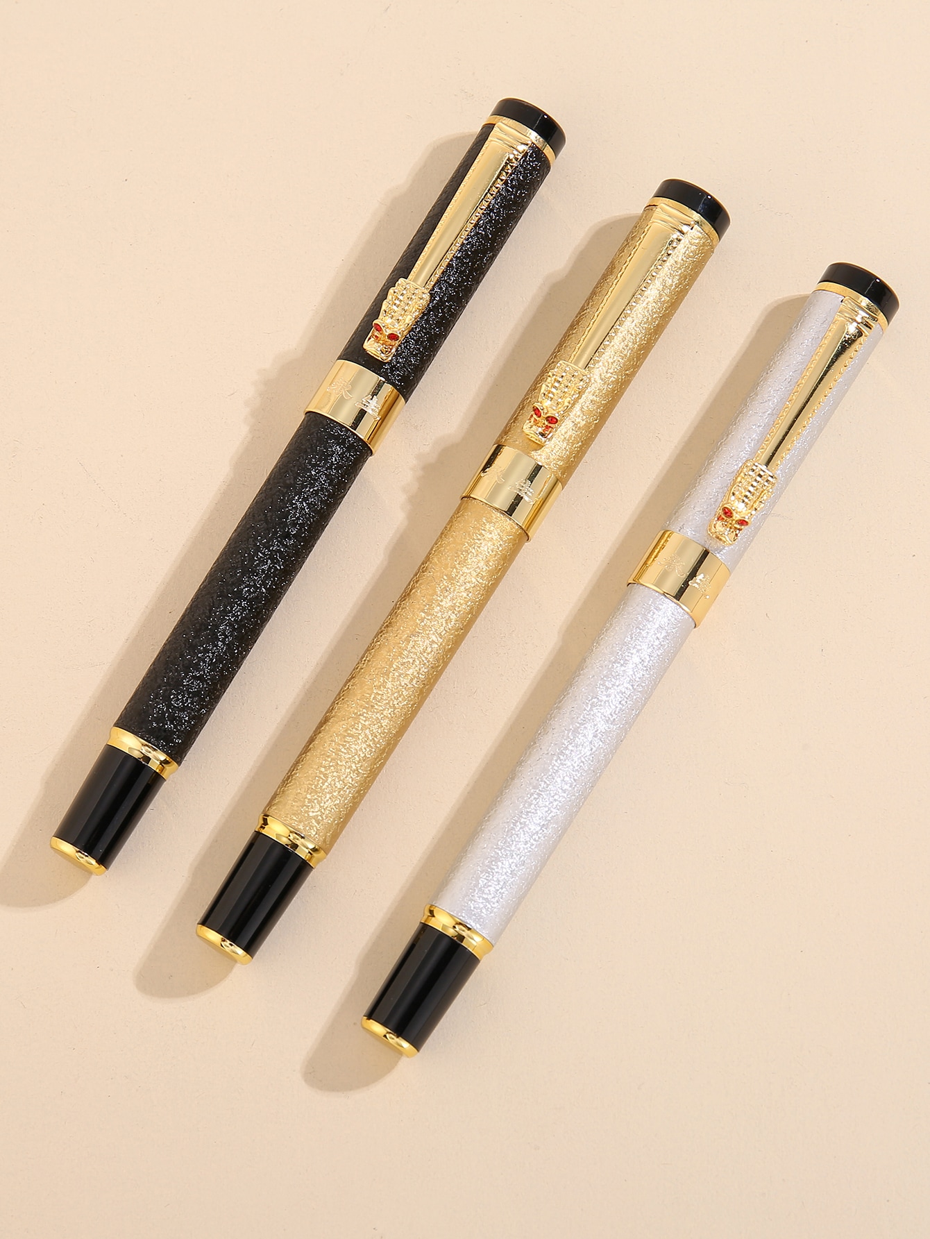 1pc Metallic Random Pen