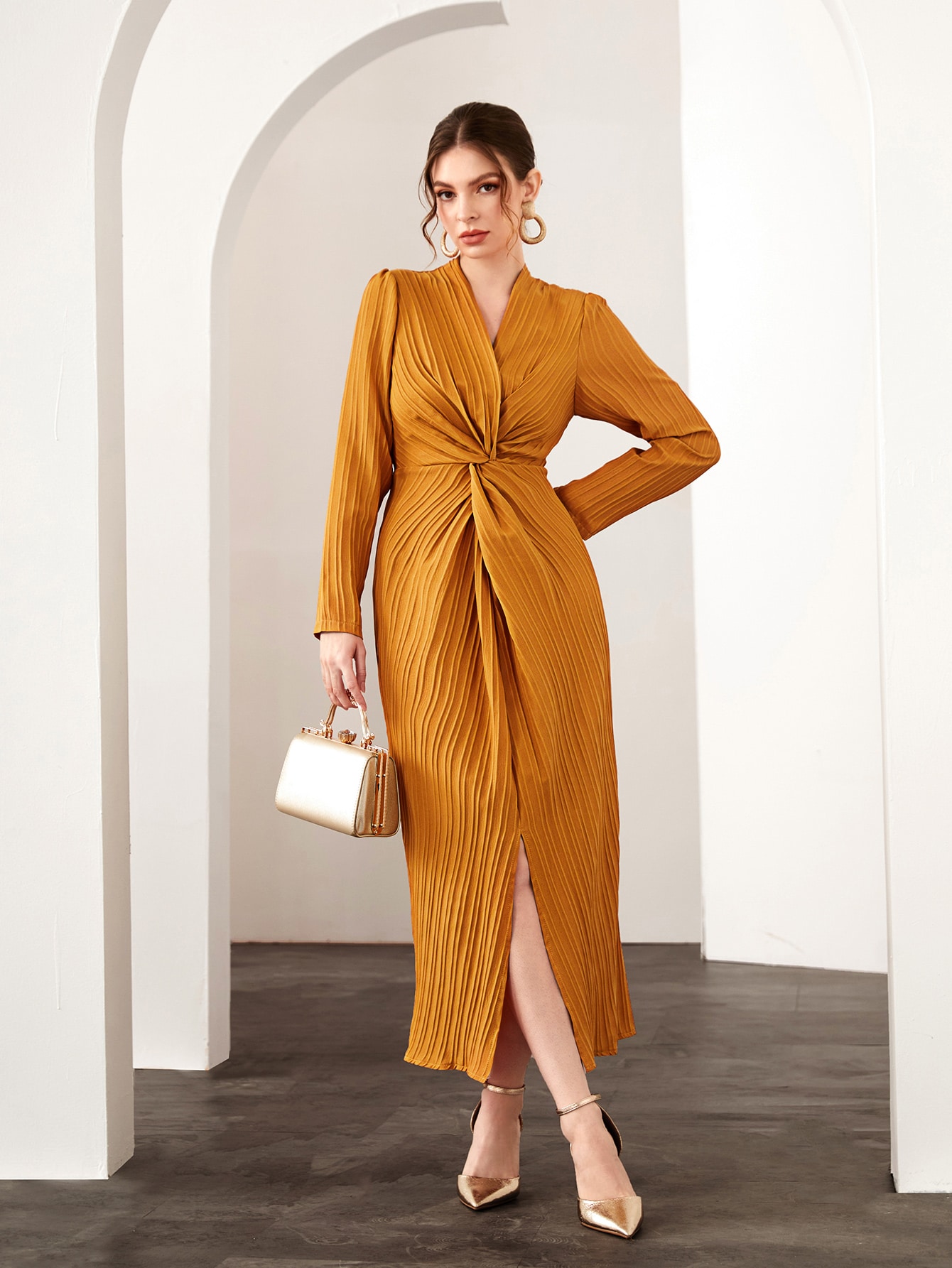 SHEIN Modely Solid Twist Front Split Hem Dress | SHEIN USA