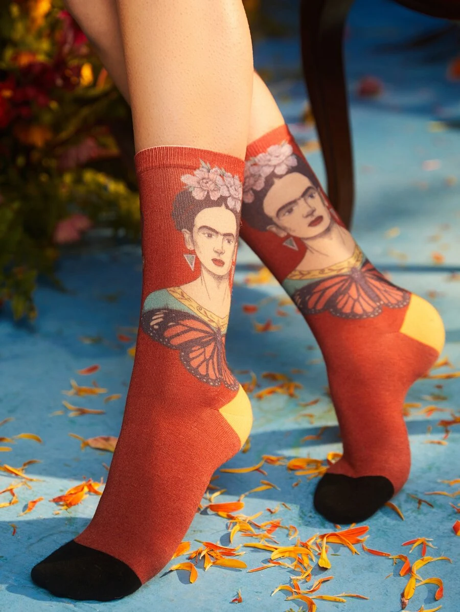 Frida Kahlo X SHEIN Butterfly & Figure Graphic Crew Socks | SHEIN USA