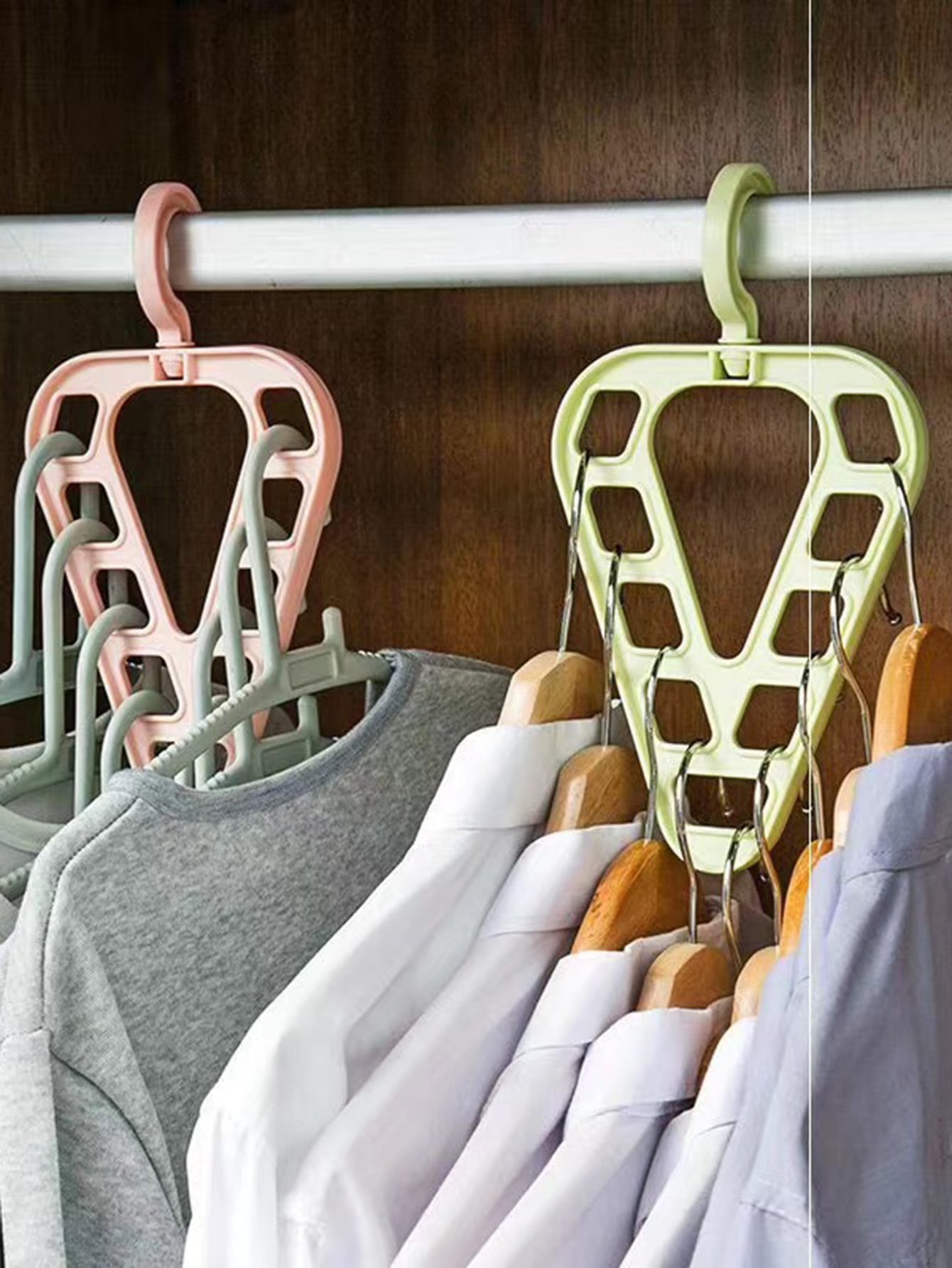 1pc Multi-hole Random Color Hanger