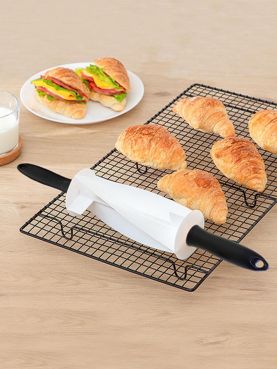 1Pcs Croissant Cutter Roller Plastic Handle Rolling Cutter for Making ...