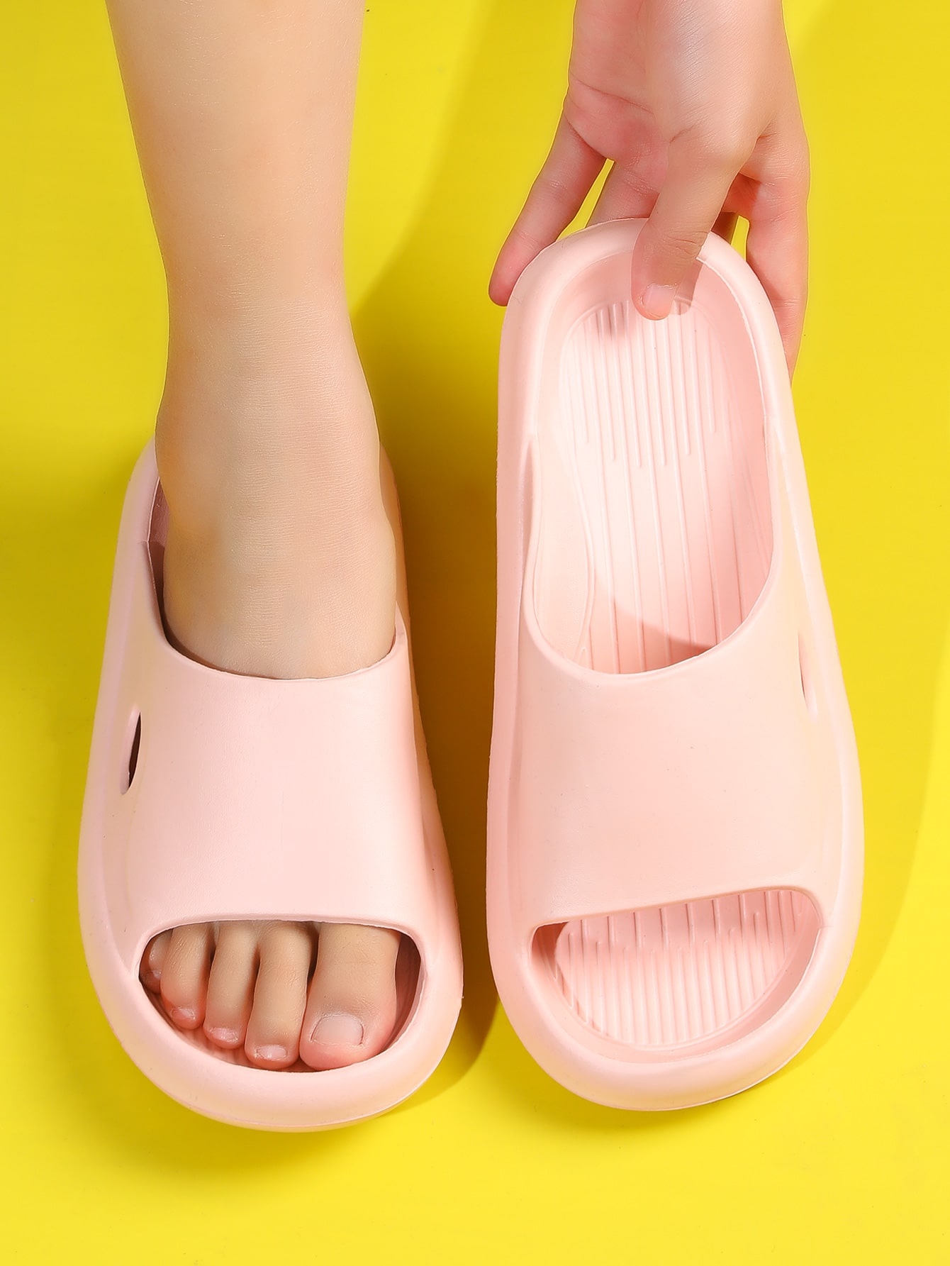 Chanclas banda única minimalista