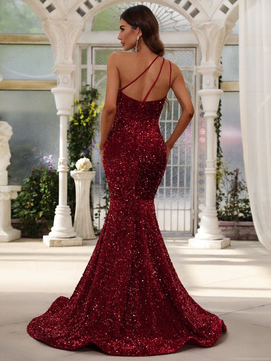 Elegant One-Shoulder Gown With Glittering Sequin & Elegant Fish-Tail ...