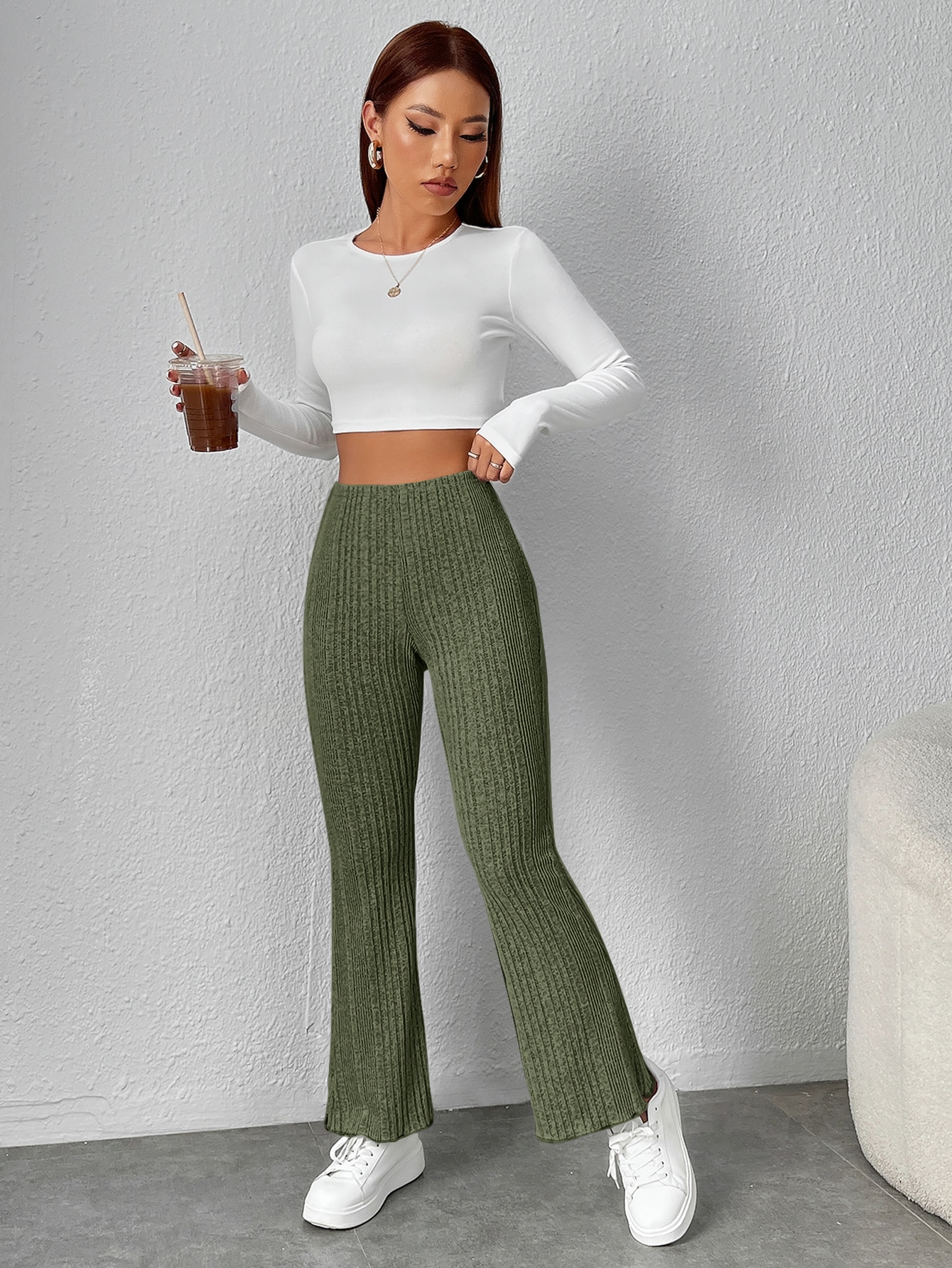 SHEIN PETITE Pantalones acampanados tejido de canalé | Mode de Mujer ...