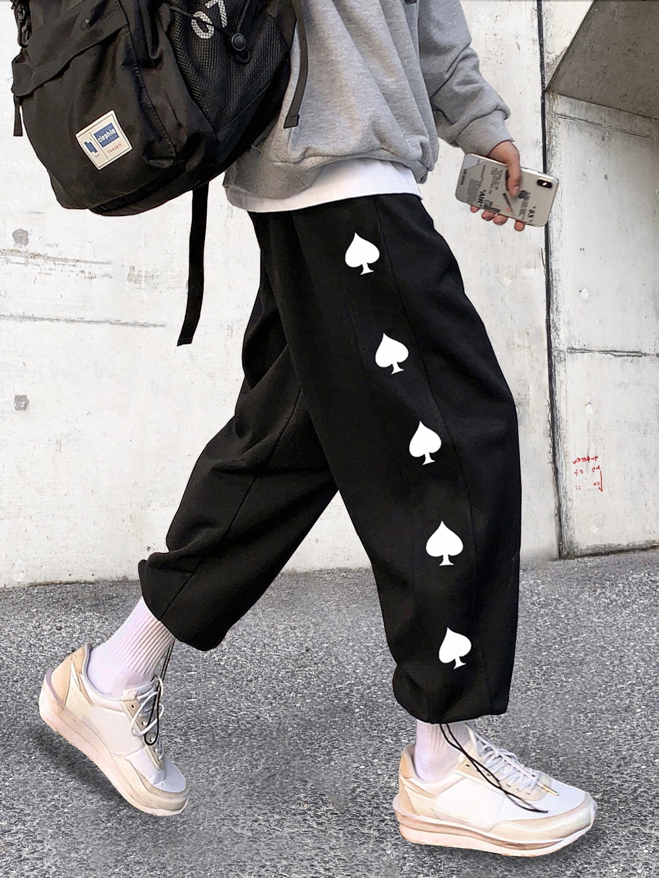 ROMWE Guys Spades Graphic Drawstring Hem Pants | SHEIN USA