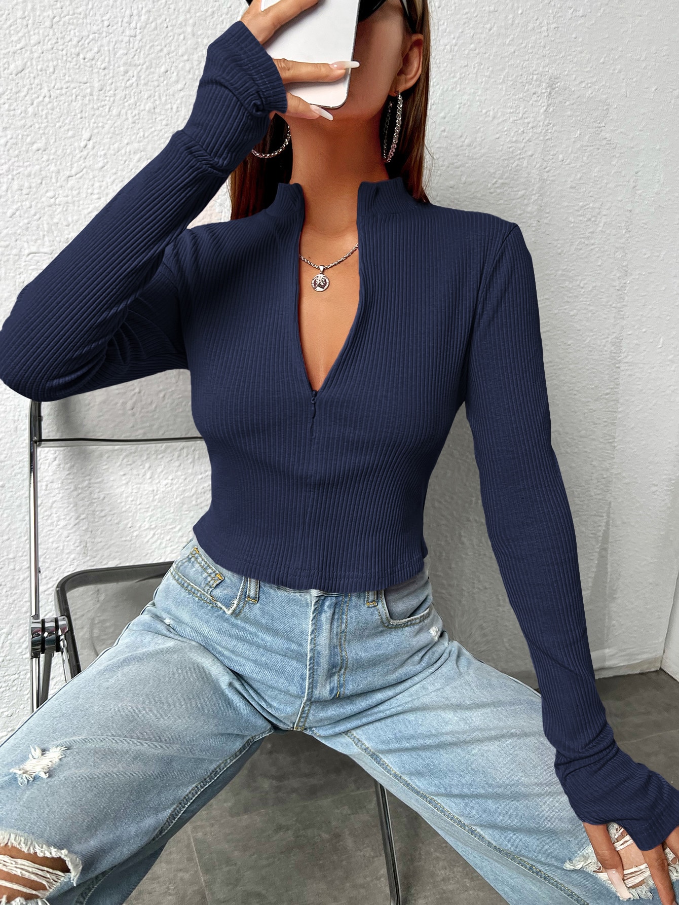 Shein Ezwear Camiseta Corta Con Cremallera Delantera Agujero Para El