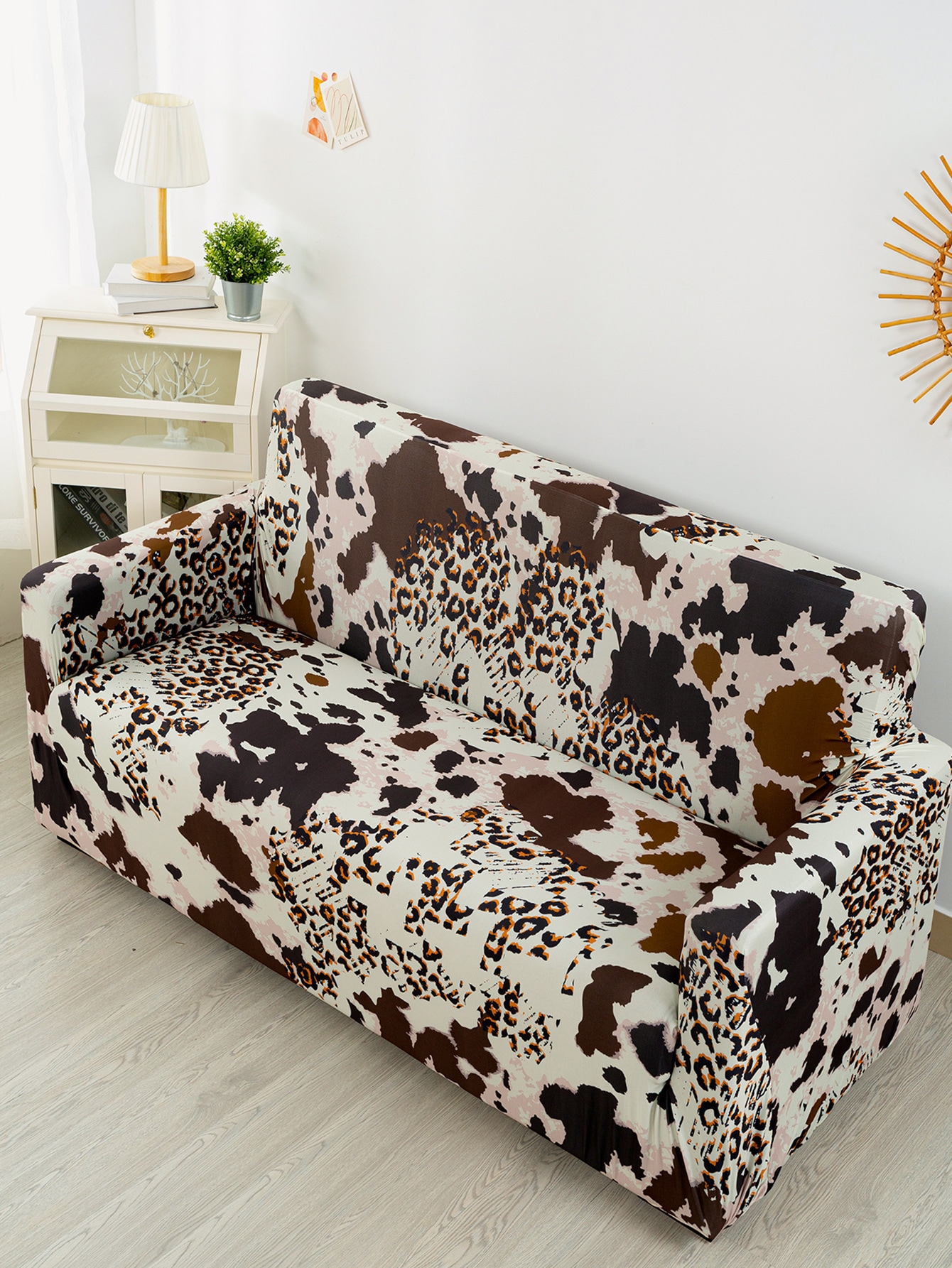 1pc Cow Pattern Stretchy Sofa Slipcover