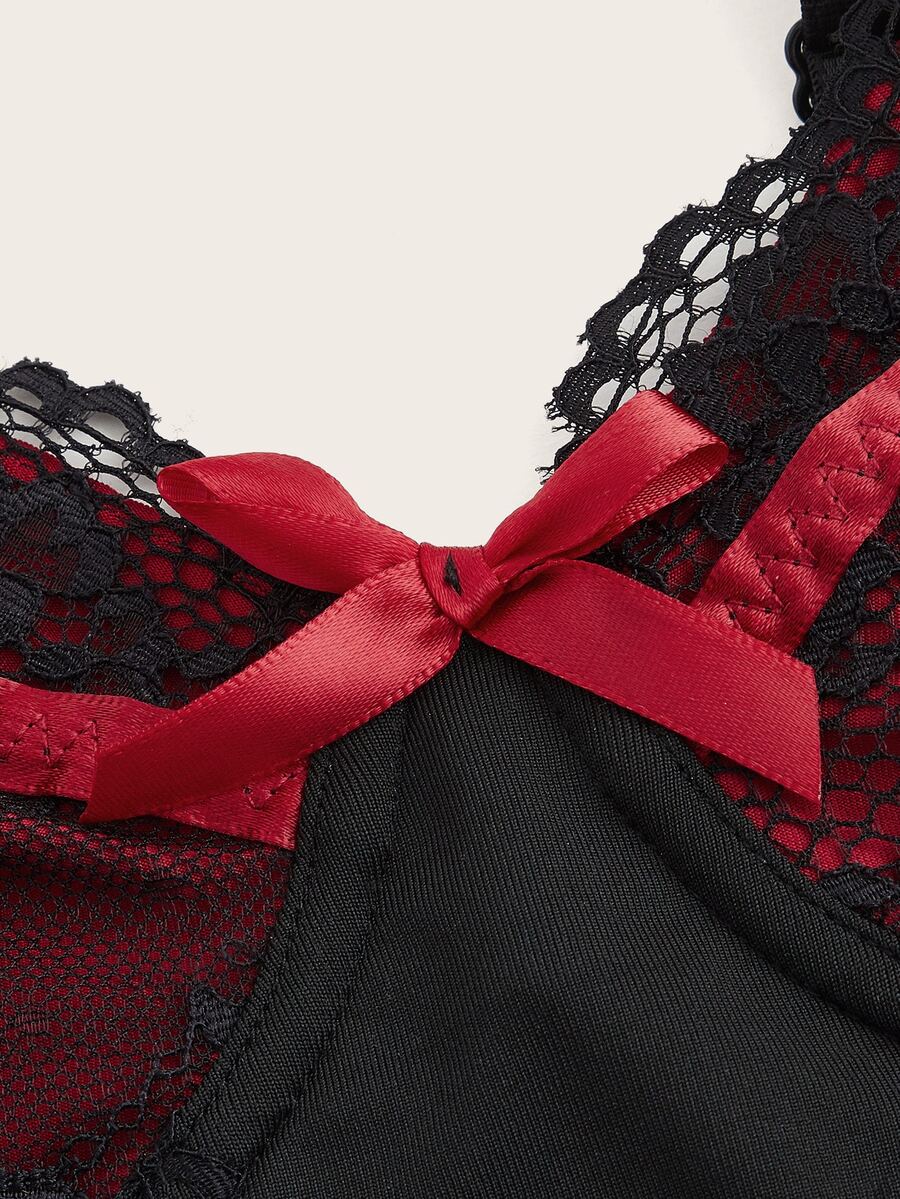 ROMWE Goth Contrast Lace Cami Top | SHEIN UK