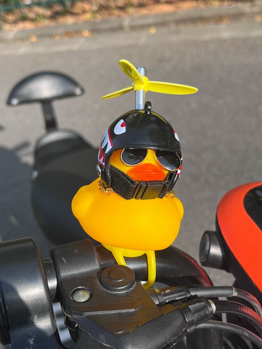 1pc Duck Design Motorcycle Ornament, Rubber Duck | SHEIN USA