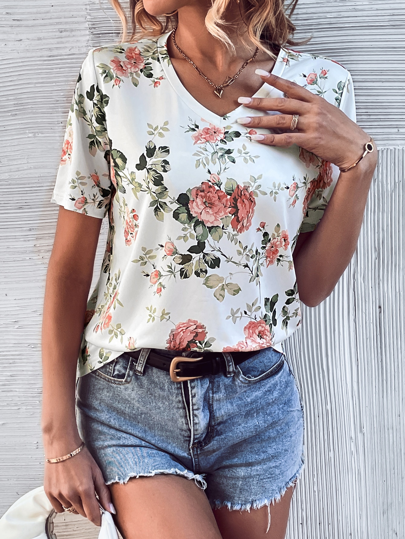 SHEIN LUNE Floral Print V Neck Tee | SHEIN USA