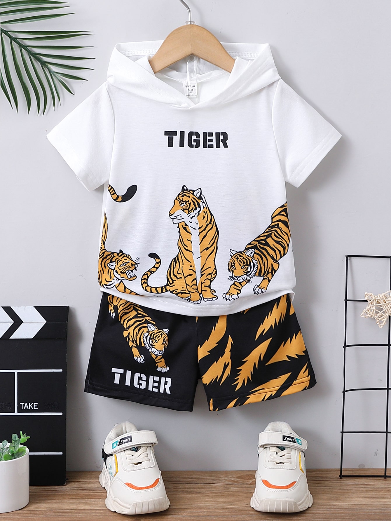 SHEIN Kids QTFun Young Boy Black & White Casual Hooded Sweatshirt With ...