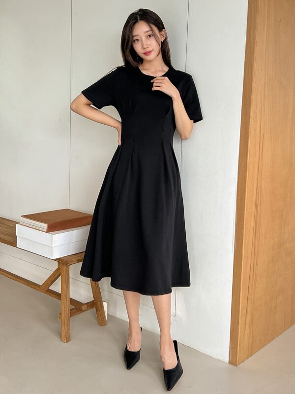 DAZY 無地柄 ひだ ディティール ドレス | SHEIN JAPAN