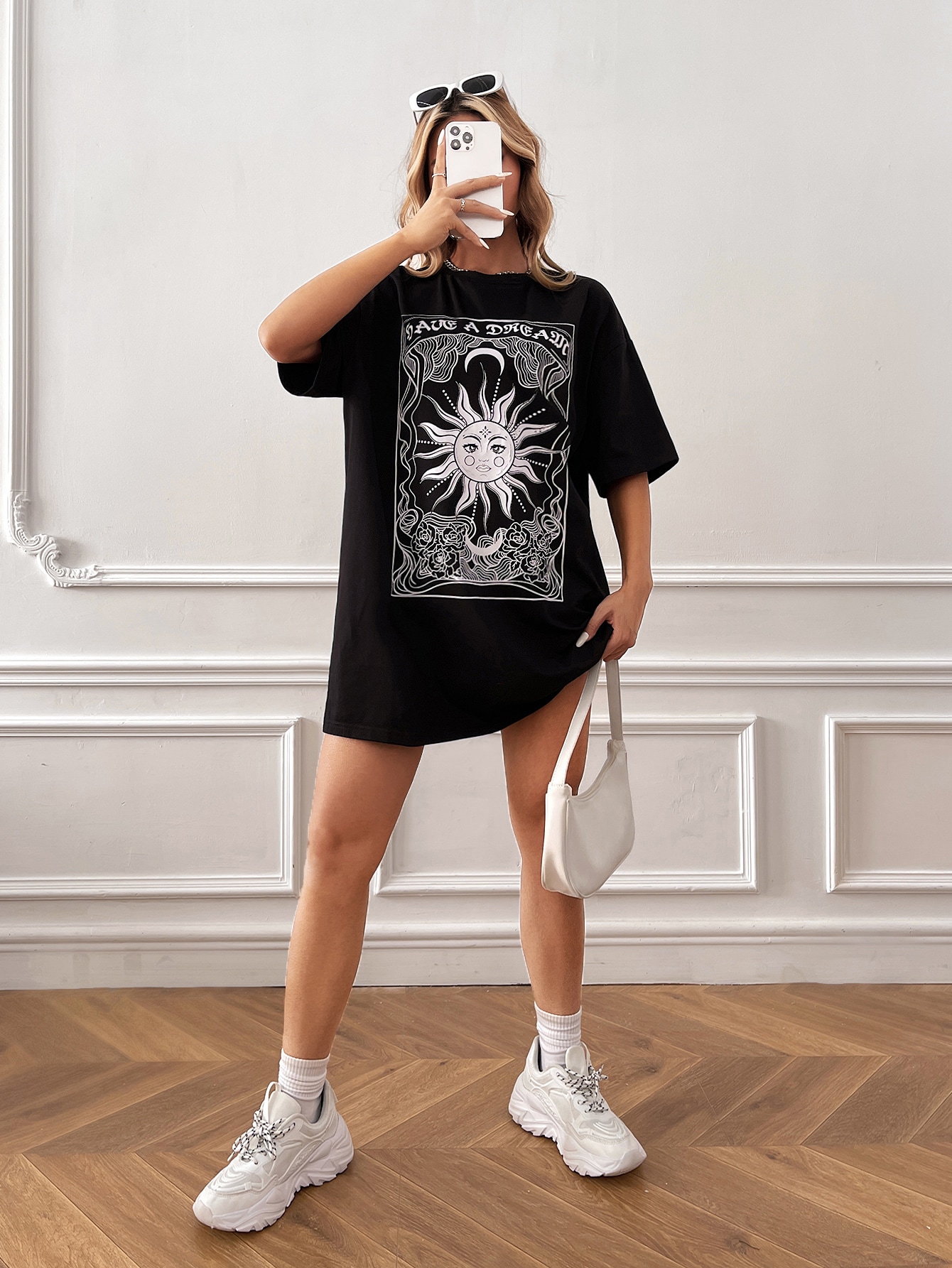 Shein Ezwear Vestido Estilo Camiseta De Hombros Caídos Con Estampado De