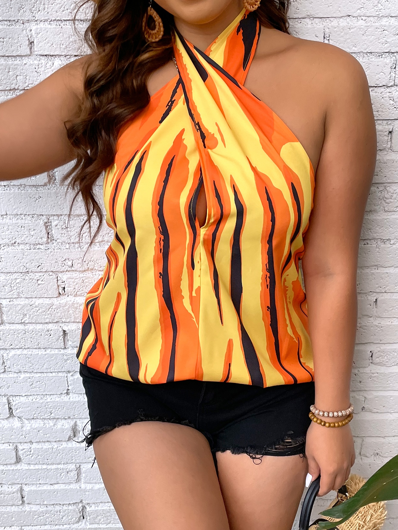Shein Lune Plus Allover Print Crisscross Tie Backless Halter Top