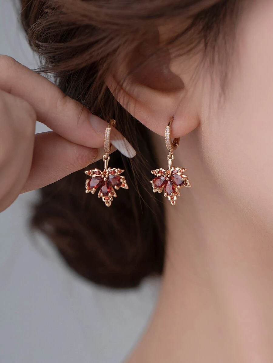 2pcs Rhinestone Flower Drop Earrings | SHEIN