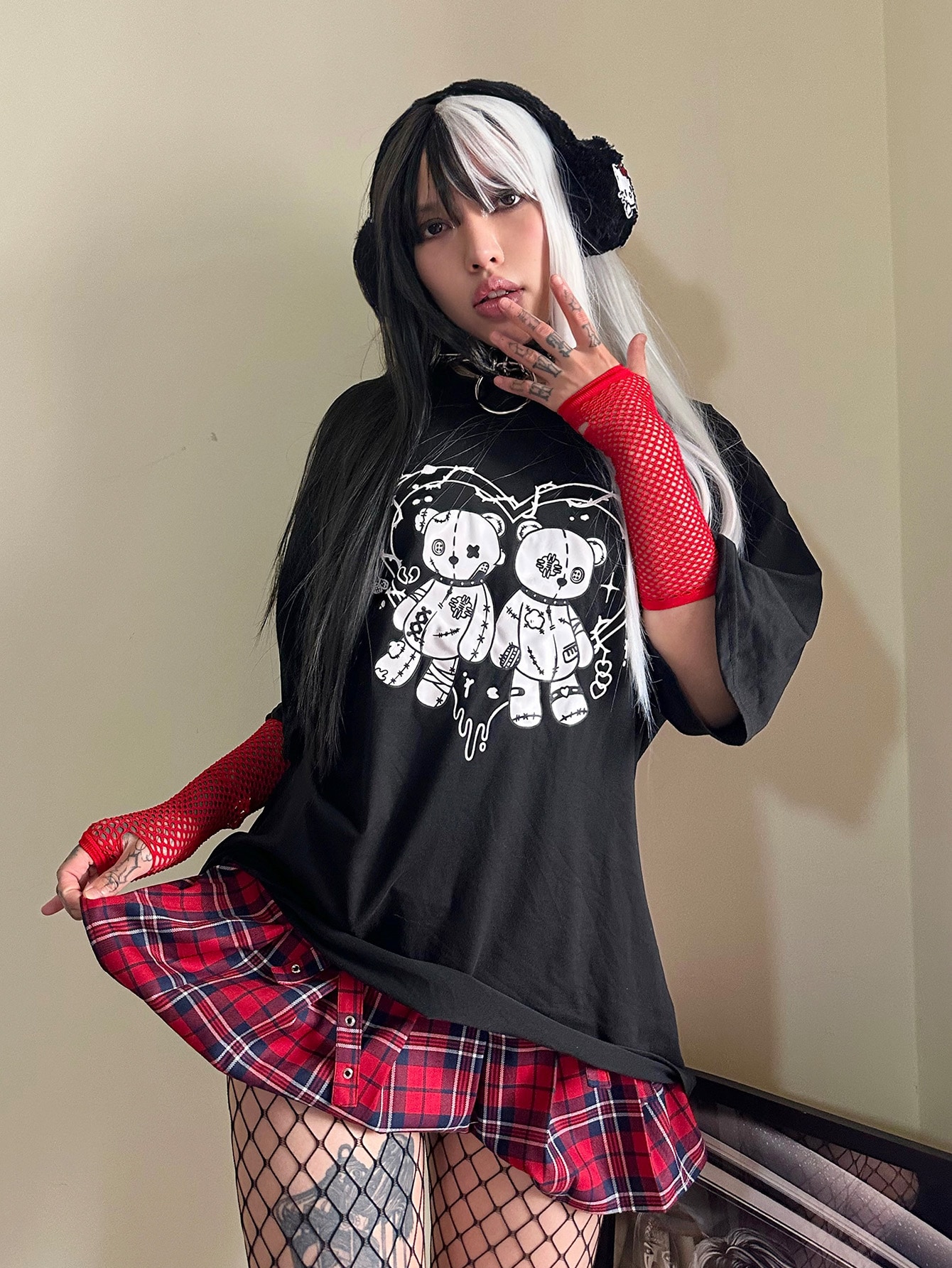 Anime Camiseta de hombros caídos con estampado de oso de dibujos ...