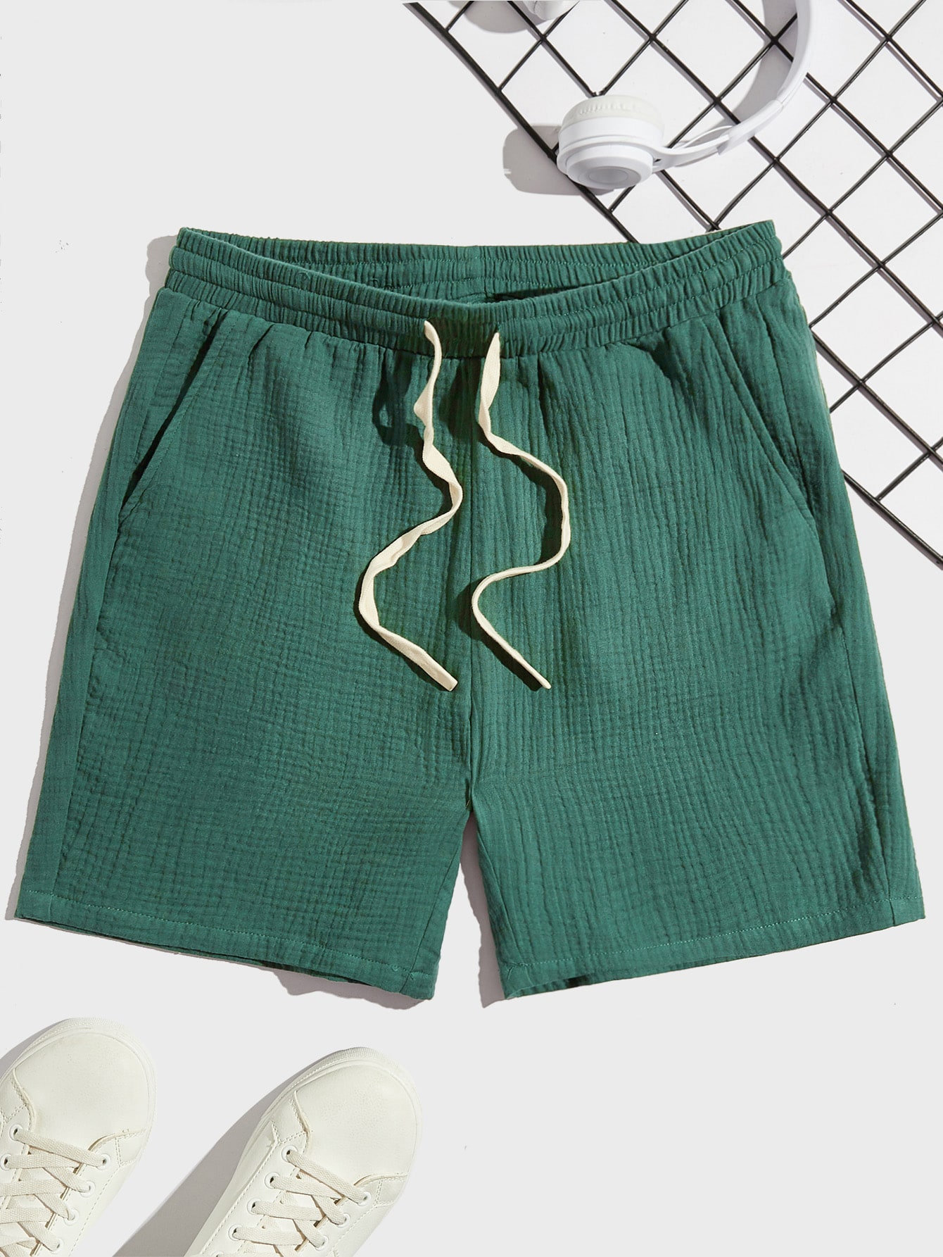 SHEIN Men Drawstring Waist Slant Pocket Shorts