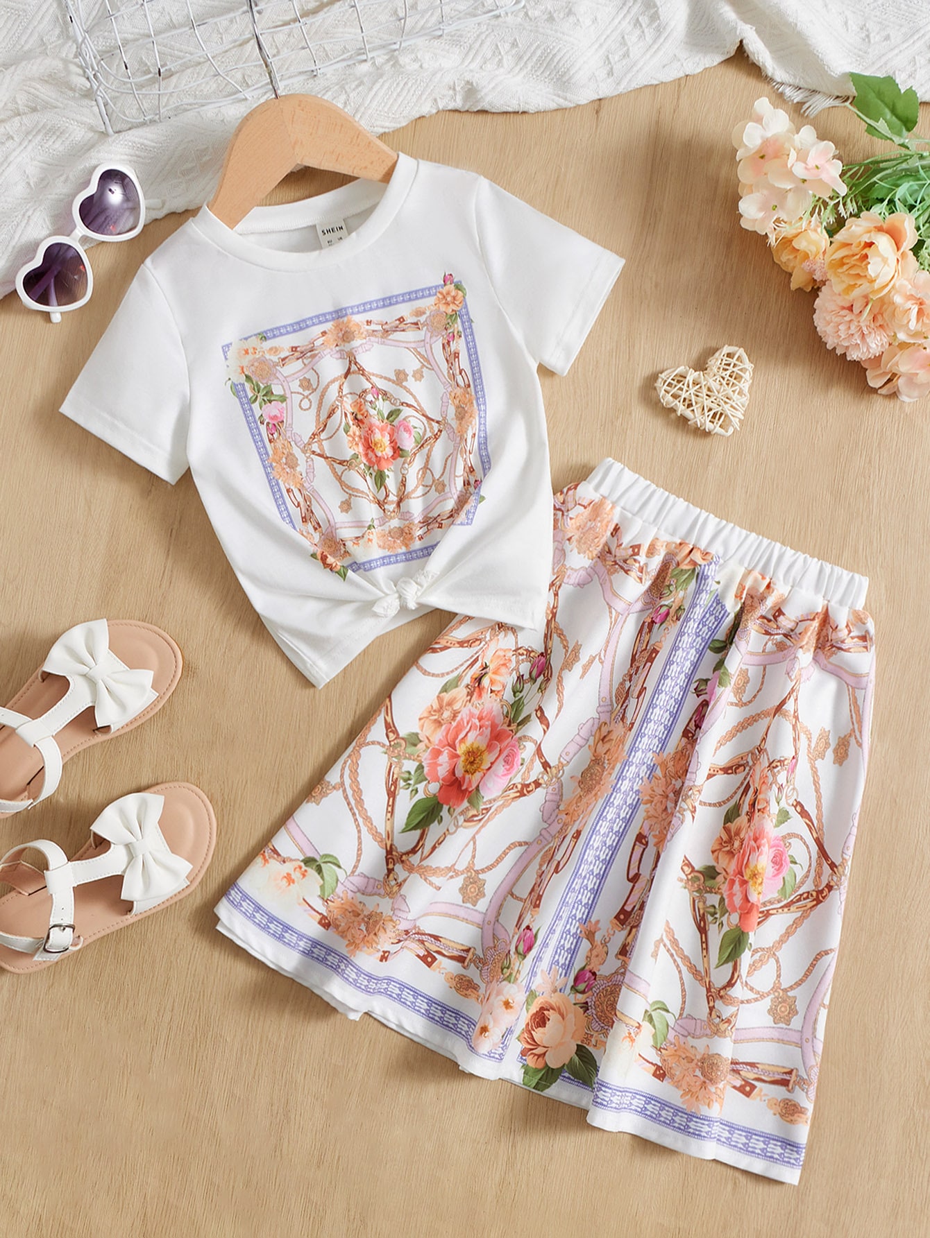 SHEIN Kids Nujoom Toddler Girls Chain & Floral Print Tee & Skirt ...