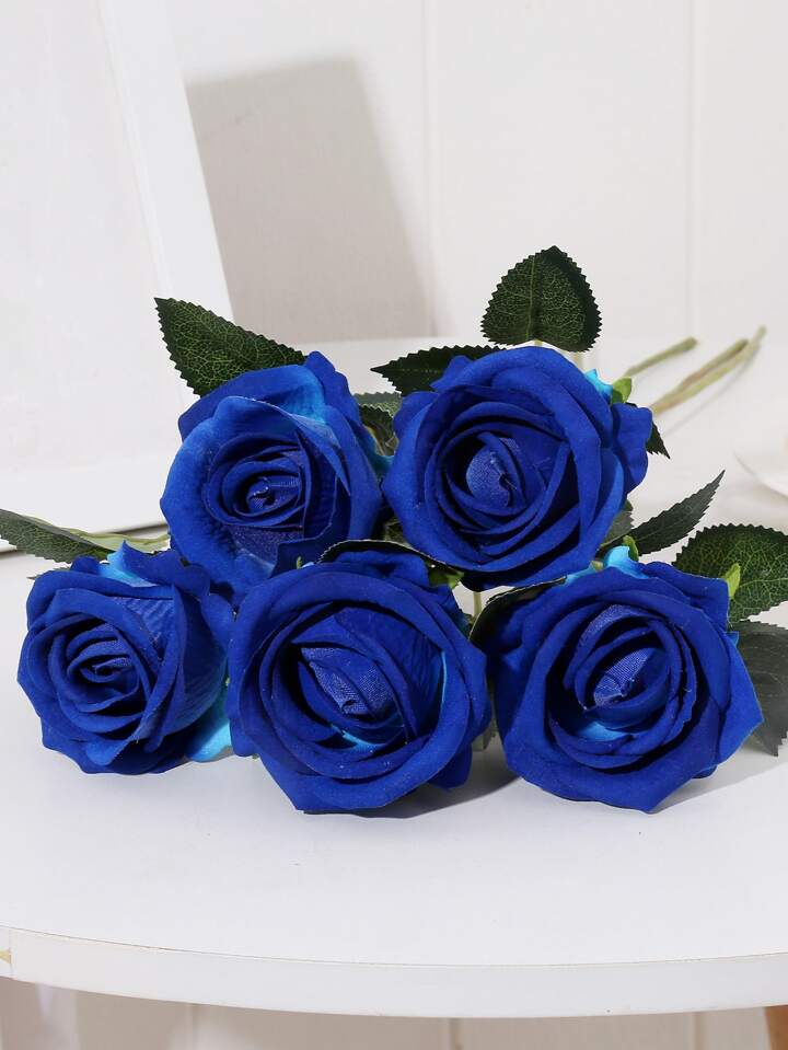 20+ royal blue home decorations to create a regal and elegant home