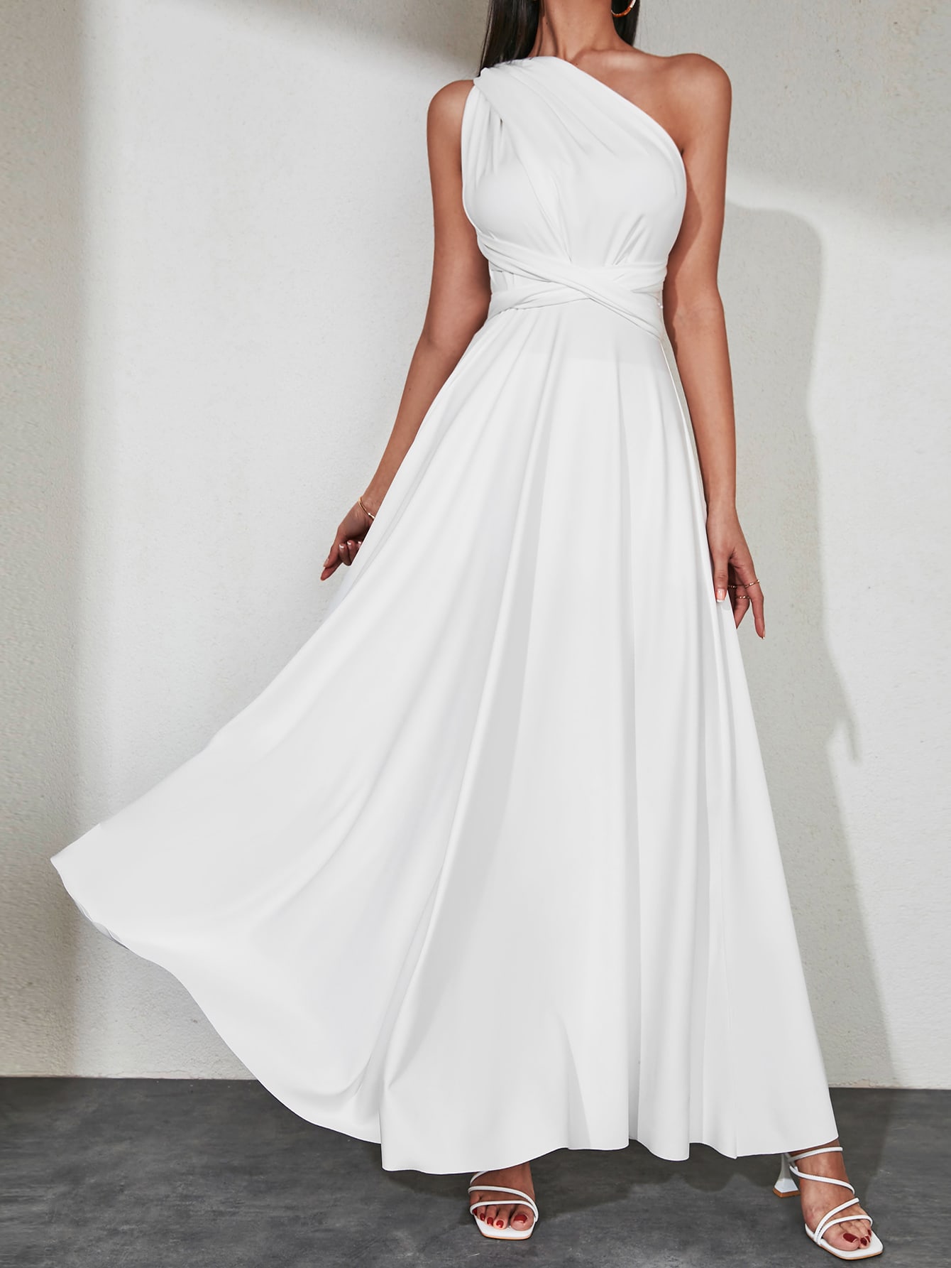 Robe trapèze unicolore croisé à nœud