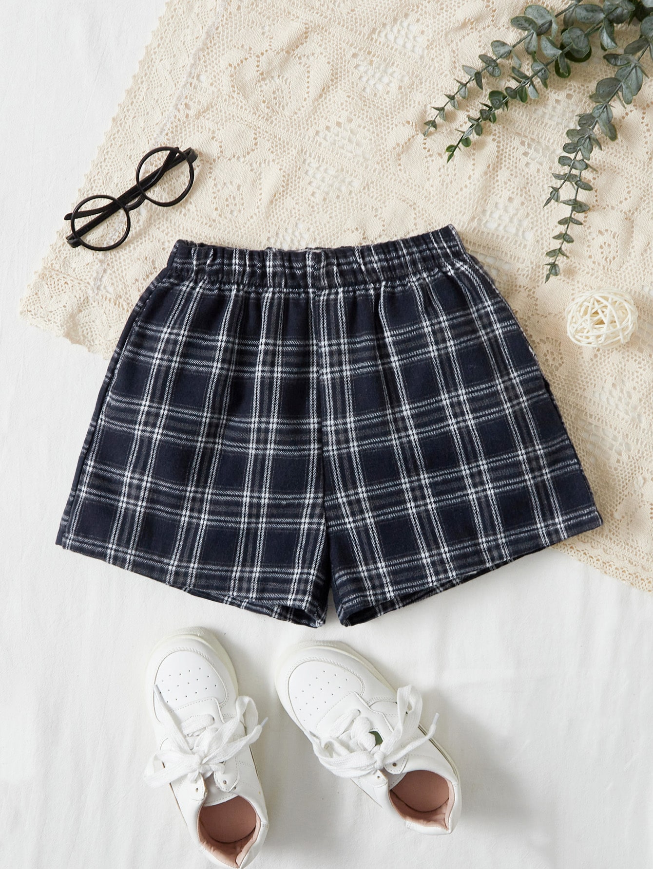 SHEIN Tween Girls' Loose Fit Casual Checkered Pattern Elastic Waistband Shorts | SHEIN USA