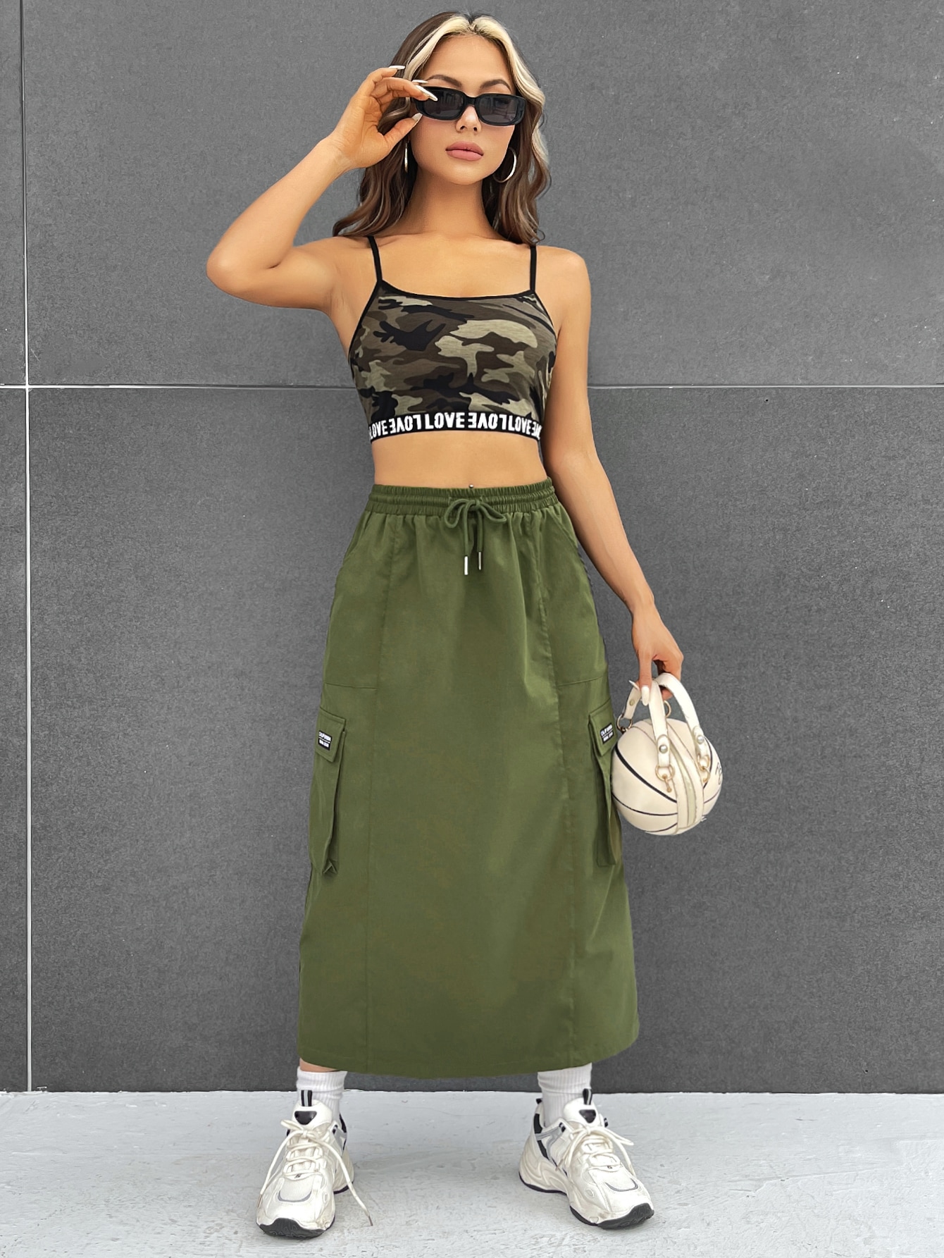 SHEIN Coolane Gorpcore Falda cargo con diseño de parche de letra de ...