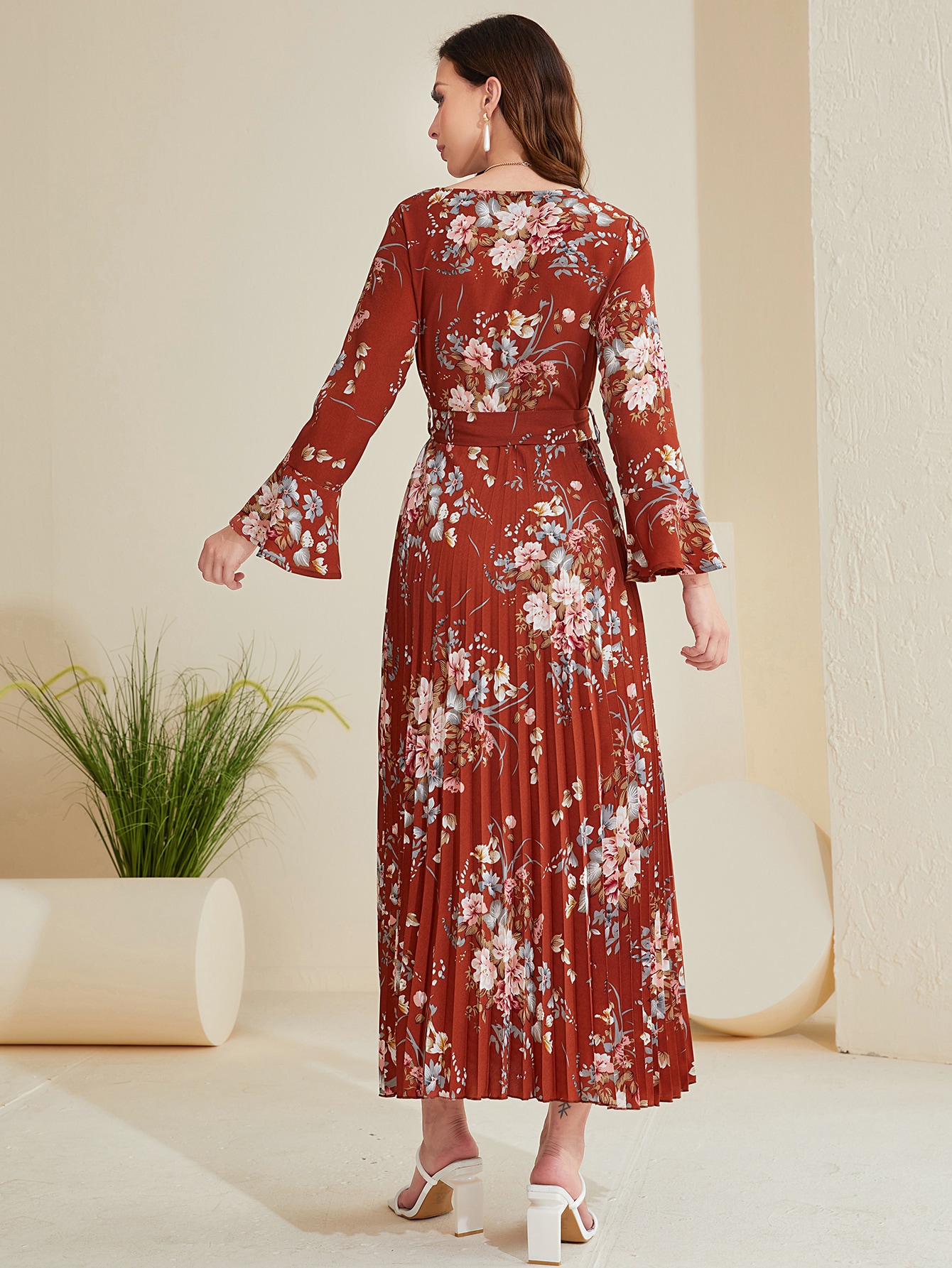 SHEIN Mulvari Floral Print Pleated Hem Belted Dress | SHEIN EUR