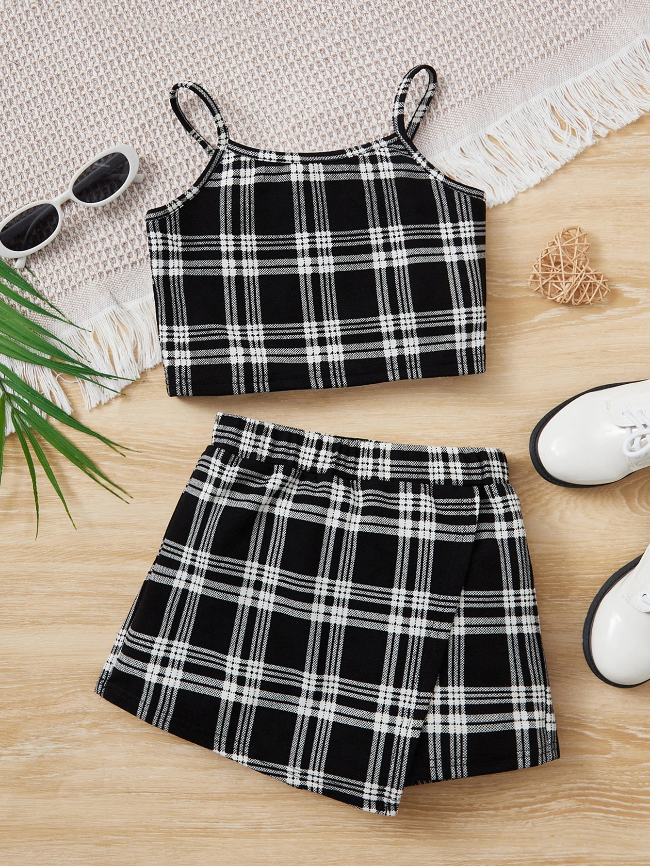 SHEIN Top De Cami Con Estampado De Cuadros Y Falda Pareo Para Niñas ...