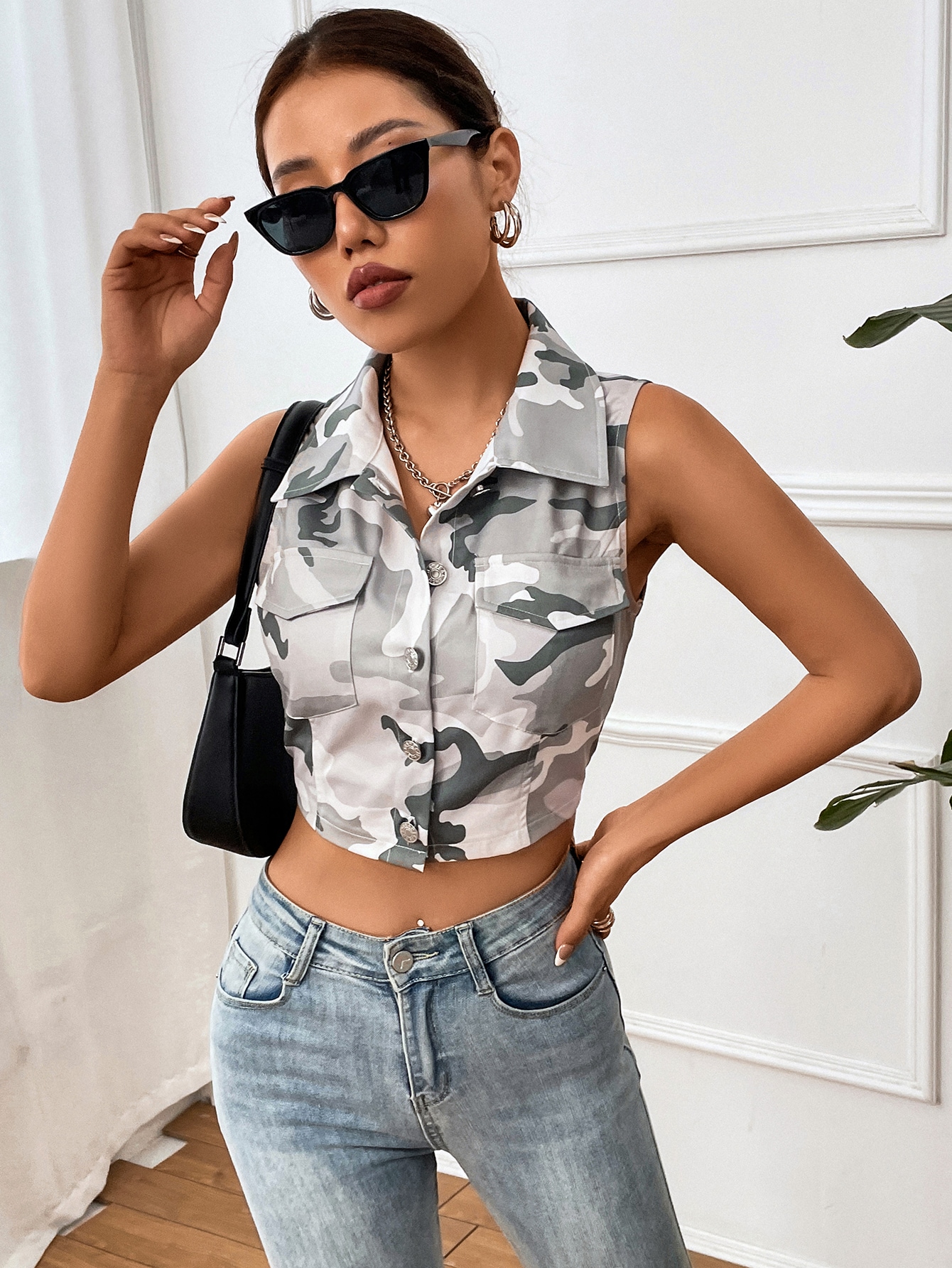 SHEIN Unity Camo Print Flap Detail Crop Vest Jacket | SHEIN UK