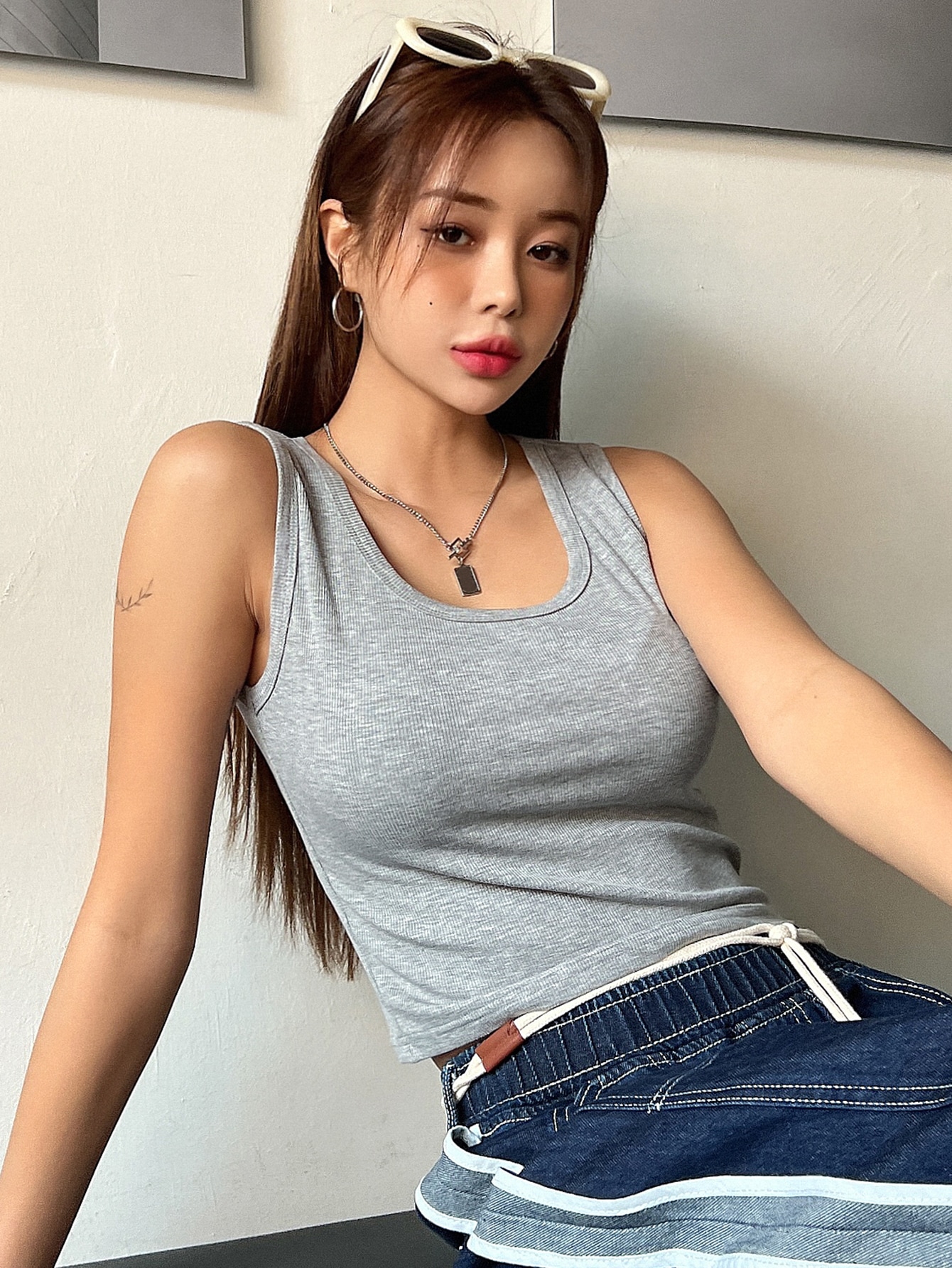 DAZY Top tank unicolor de cuello scoop | Mode de Mujer | SHEIN España