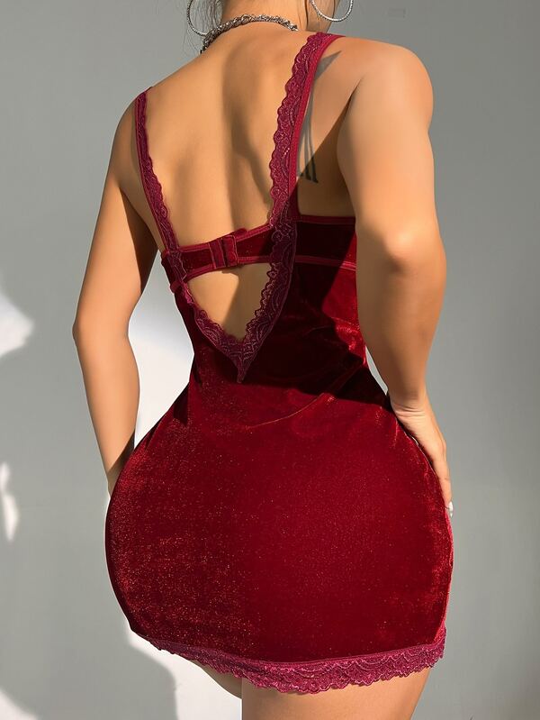 Robe de nuit à fines brides à lacets en velours avec dentelle & Tanga | Mode en ligne | SHEIN FRANCE