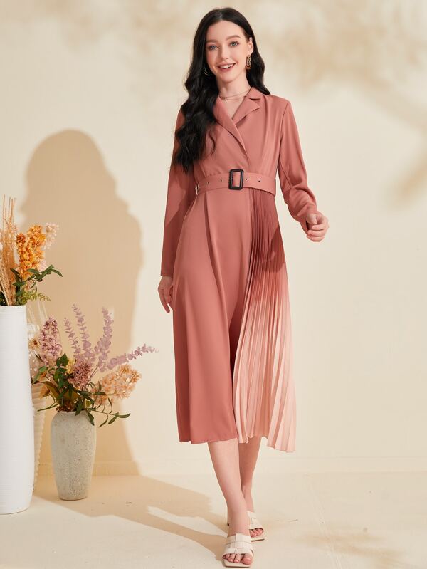 SHEIN Modely Two Tone Pleated Hem Buckled Belted Dress | SHEIN USA