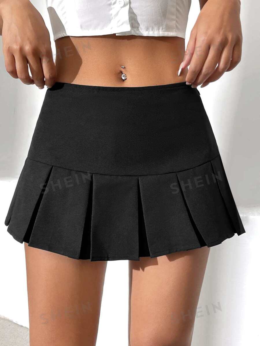 SHEIN EZwear Solid Pleated Black Hem Mini Skirt | SHEIN UK