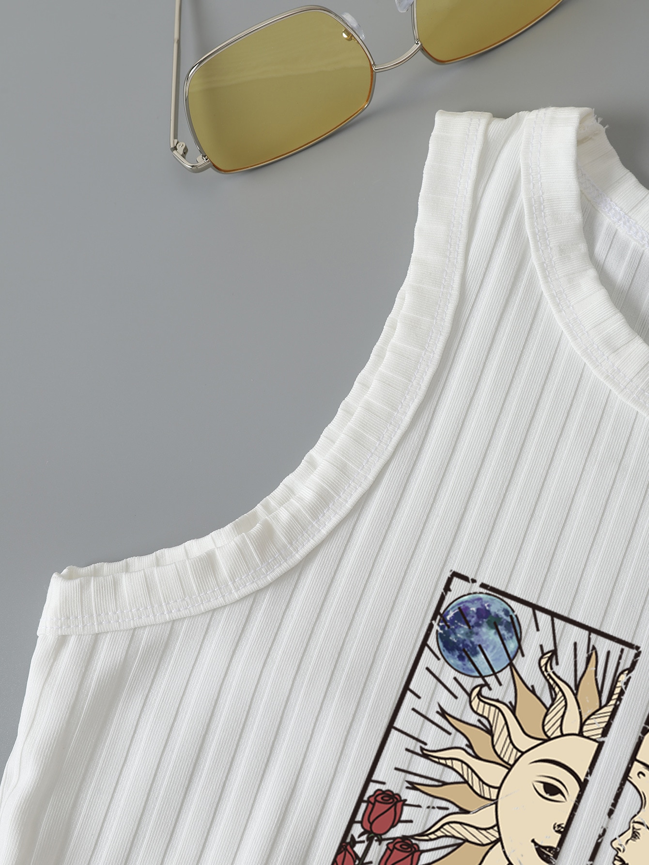 Shein Ezwear Top Tank Con Estampado De Sol And Slogan Tejido De Canalé