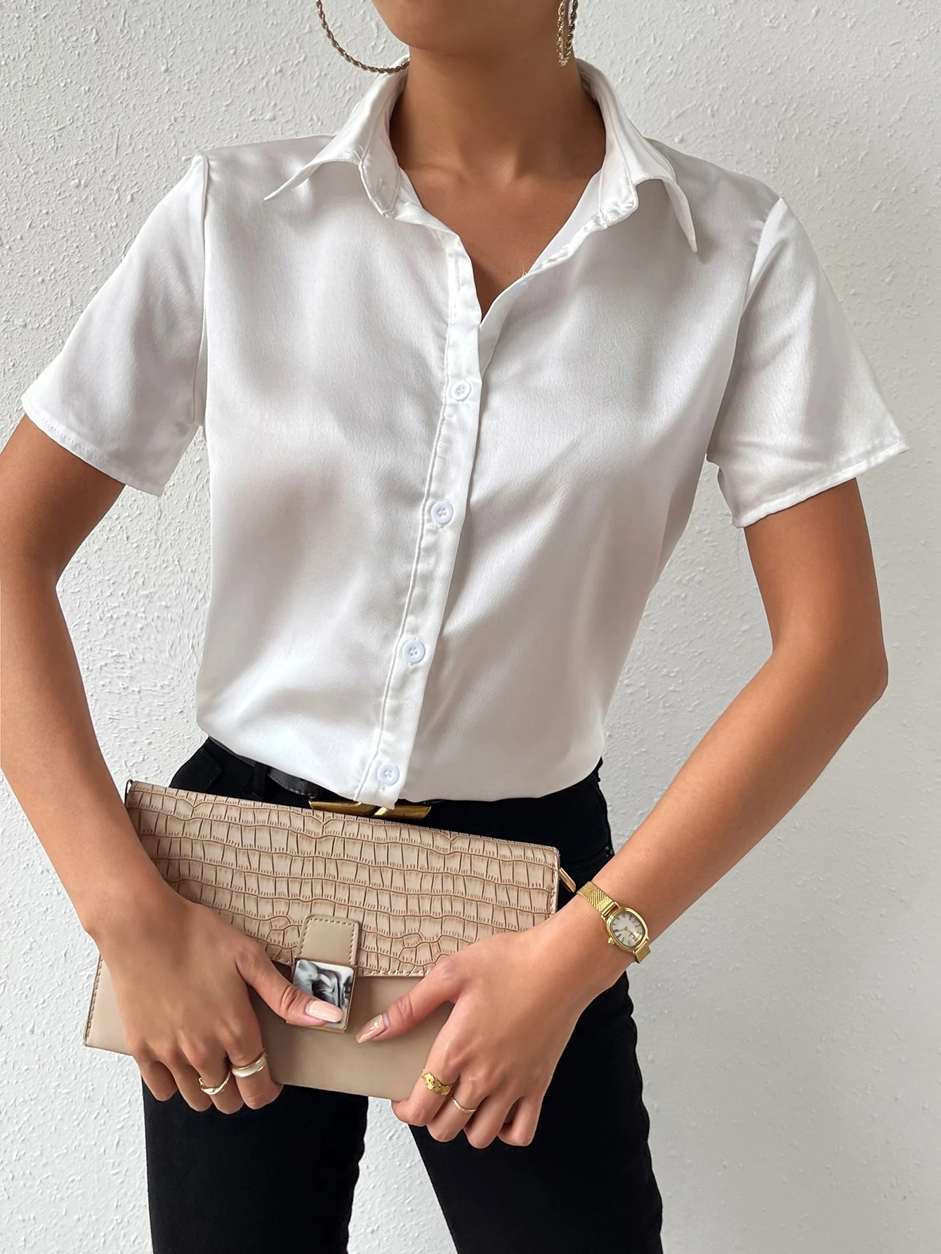 Shein Privé Shirt Mit Einfarbig Knopf Vorne Satin Aktuelle Trends