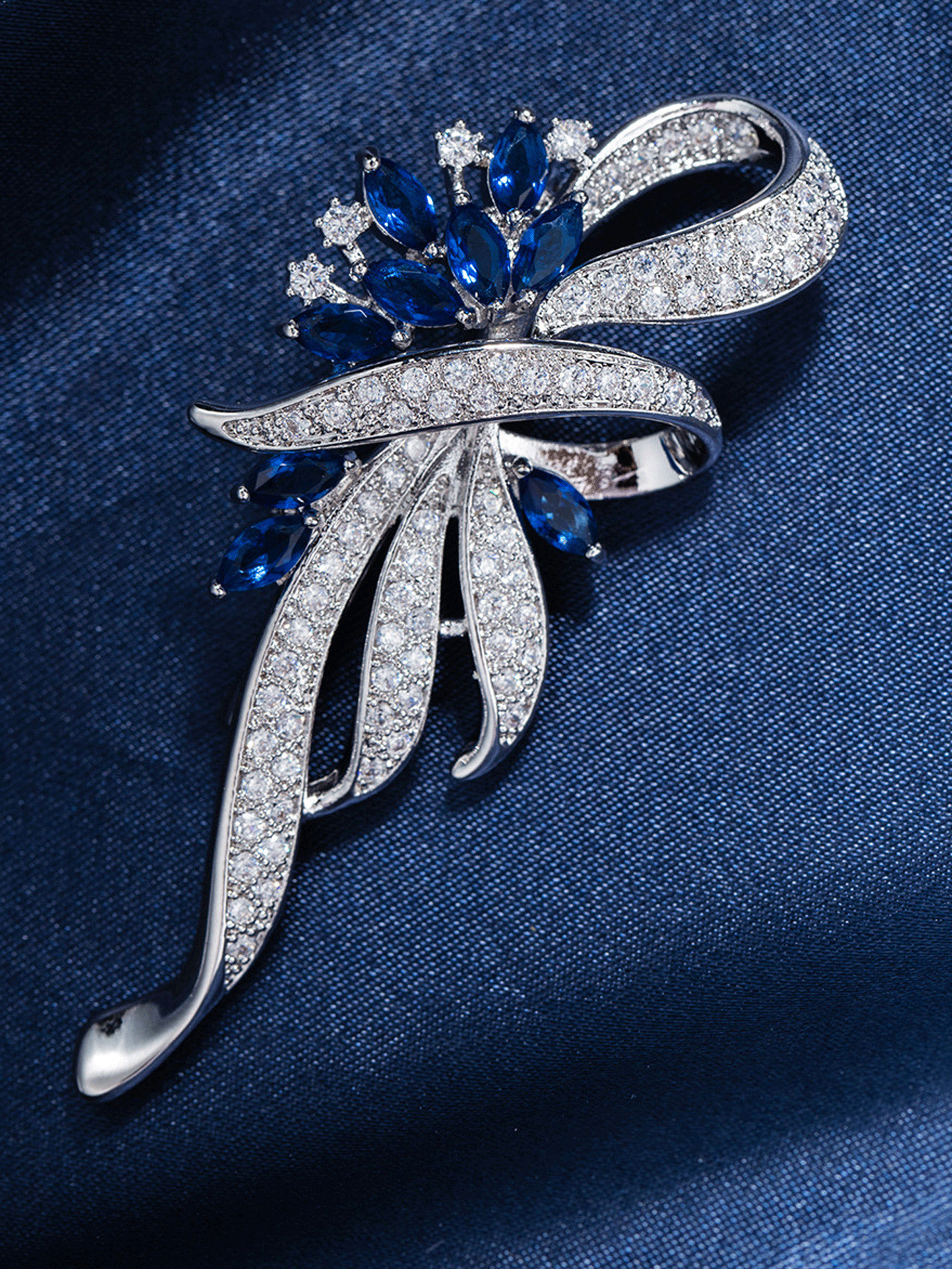 1pc Exquisite Crystal Flower Suit Brooch, Elegant And Discreet Design ...