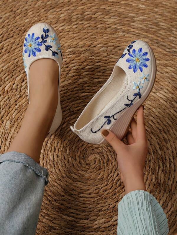 Women Floral Embroidered Court Wedges, Fashion Outdoor Wedge Shoes ...