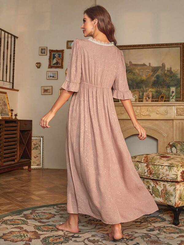 فستان نوم دانتيل متباين اللون مقلم بكشكش اكمام منتفضة | شي إن